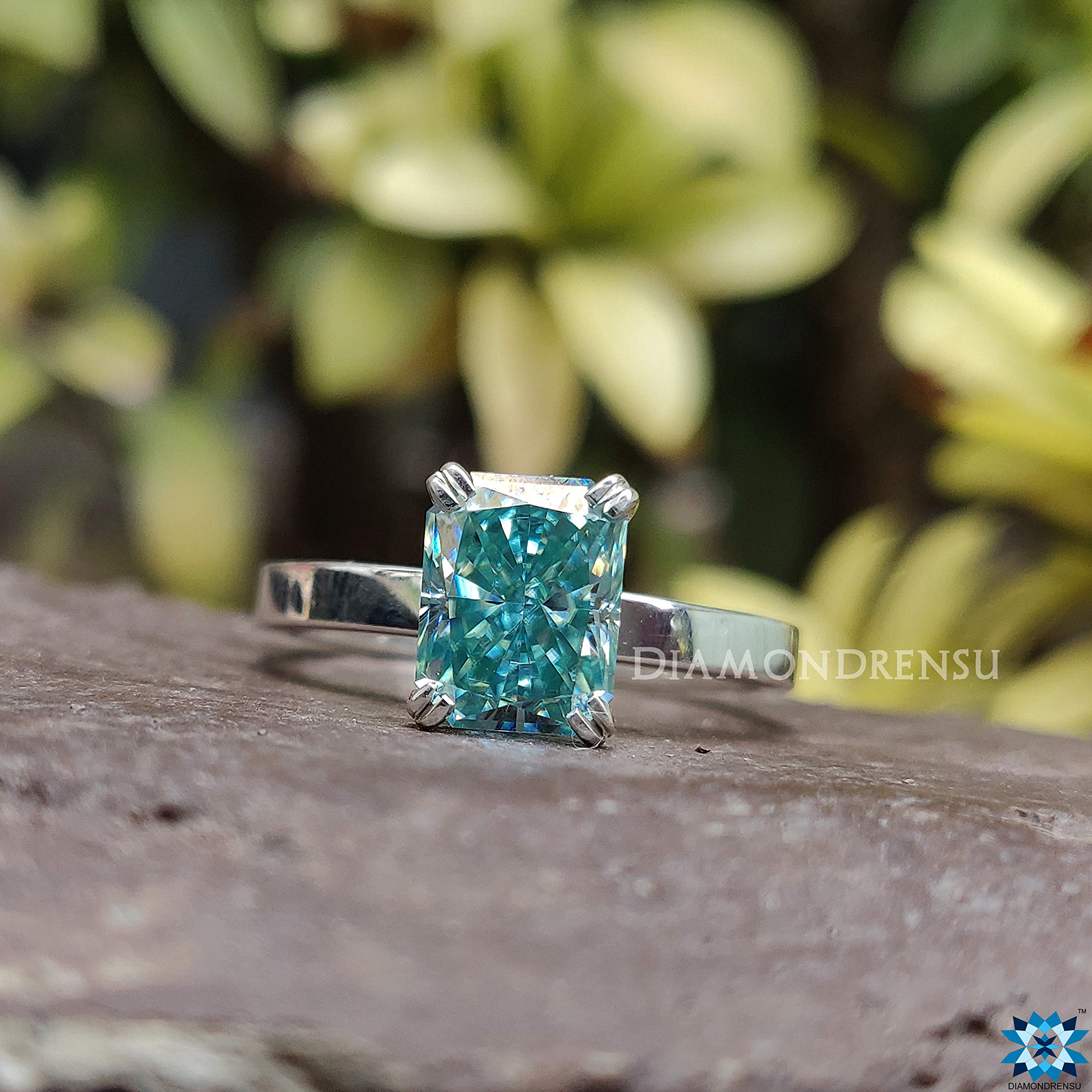 Diamondrensu Solitaire Engagement Ring, 1.81 CT Radiant Green Moissanite Diamond Ring, Wedding Ring, Anniversary Ring for Her, 10K Rose Gold, Ring Size 4.5 US