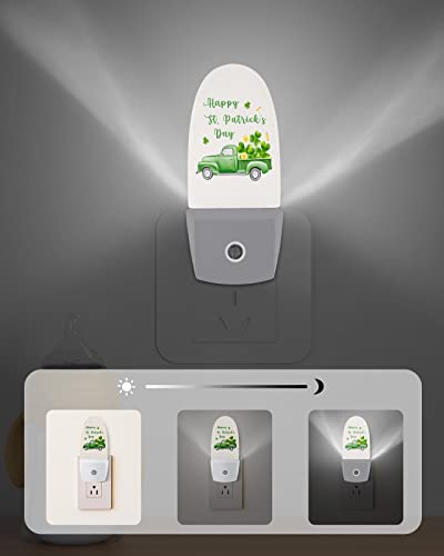 RisQiten St. Patrick's Day Night Light, LED Plug in Night Light, Green Truck and Lucky Clover Gold Night Lights with Dusk to Dawn Sensor Decorative Kids/Adults Nightlight for Bedroom Bathroom