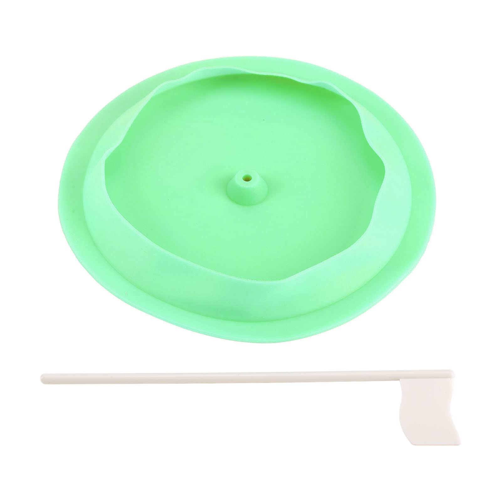 Golf Putting Hole Cup,Durable Silicone Golf Putting Practice Cup,with Plastic Flag Golf Putting Cup Silicone for Indoor Outdoor(6.3in-Green)