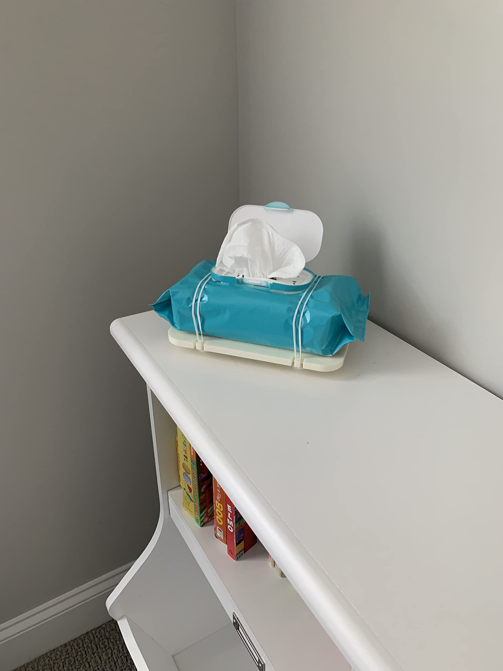 Kasian House Wipes Dispenser, Portable One Handed Easy Pull Wipe Holder, Single Pull Dispenser for Nursery & Bathroom, Universal Design for Soft Package Adult & Baby Wipes, Non-Slip & Reusable