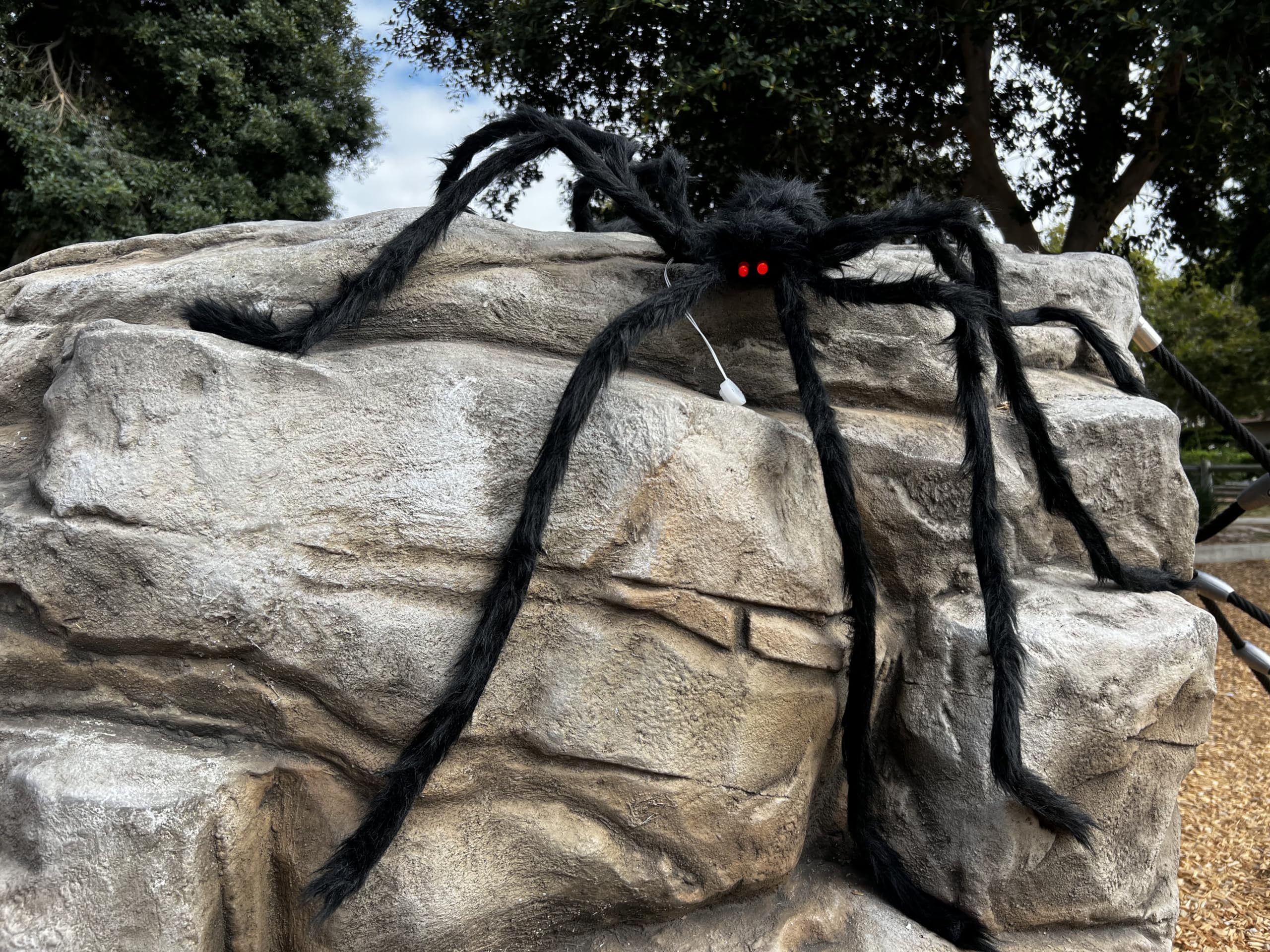 GIFTEXPRESS 52 Inch Black Spider with Eye Light-up Halloween Fluff Spider for Halloween Decoration, Horror Scene Decoration Holiday Décor Theme Party