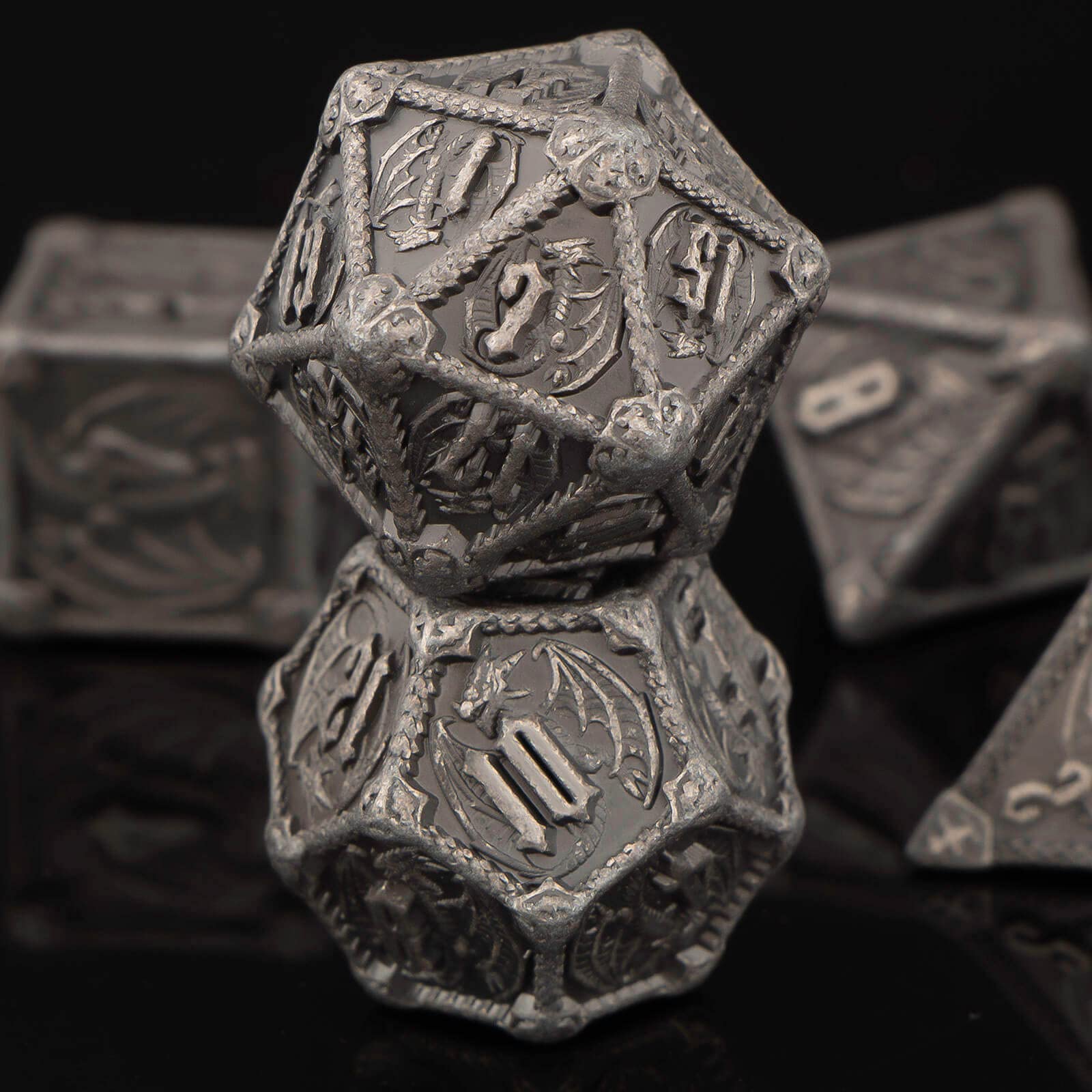 KERWELLSI Metal DND Dice Set, D&D Dice Set, 7 Piece Dungeons and Dragons Dice, D and D Dice, Role Playing Dice with Box, RPG Polyhedral Dice Set D20 D12 D10 D8 D6 D4 Purple