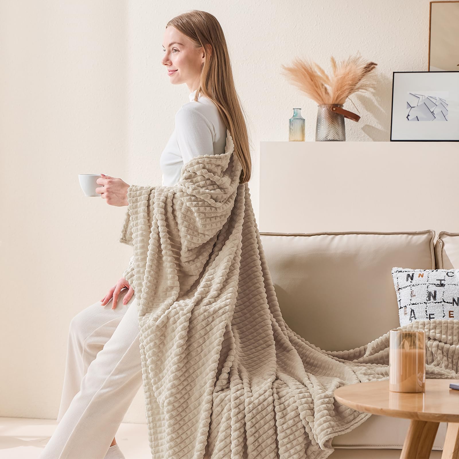 EMME Fleece Grey Throw Blanket for Couch, Soft, Plush, Warm and Cozy Throw Blanket, Single Layer, 3D Touch Experience, Perfect for Bed Couch and Sofa Chair(Grey, 50'' x 60'')