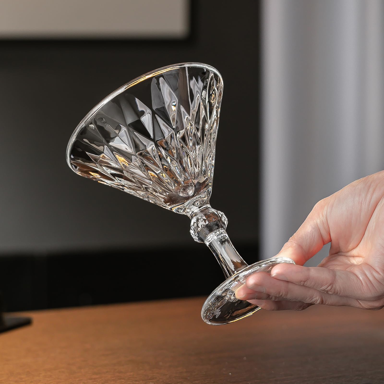 PTSTING Martini Glasses, 4pcs 10oz Cocktail Glasses Set, Art Deco Design Glass, for Martini, Cocktail, Margarita, Cosmopolitan, Manhattan, Brandy, Ideal Gift