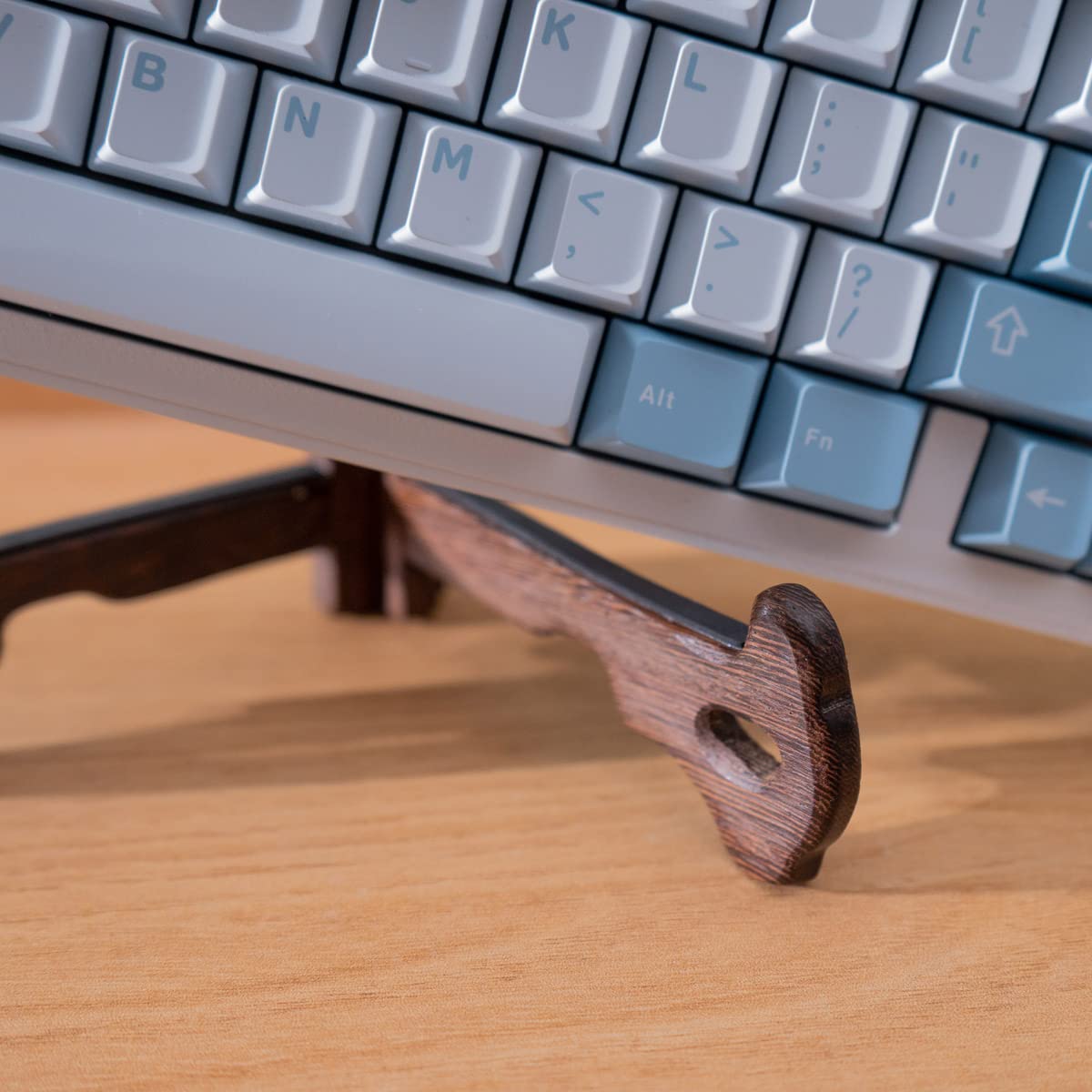 Hunfuthr Wooden Keyboard Stands Mechanical Gaming Display Holder Assembleable Portable Keyboard Storage Stand for Keyboards Tablet Textbooks(1pcs)