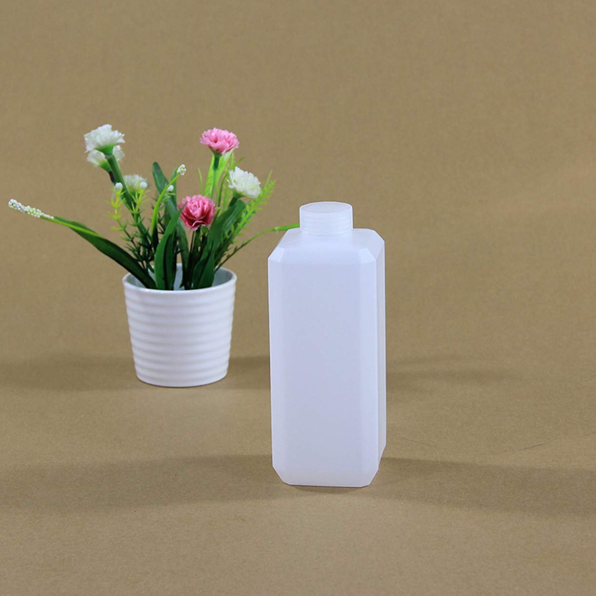 MUGgYz 10-Pack (500ml) Empty Square Plastic Bottle with Lid for Liquid Oil Reagent Food Grade HDPE Container Leakproof Refillable Bottles