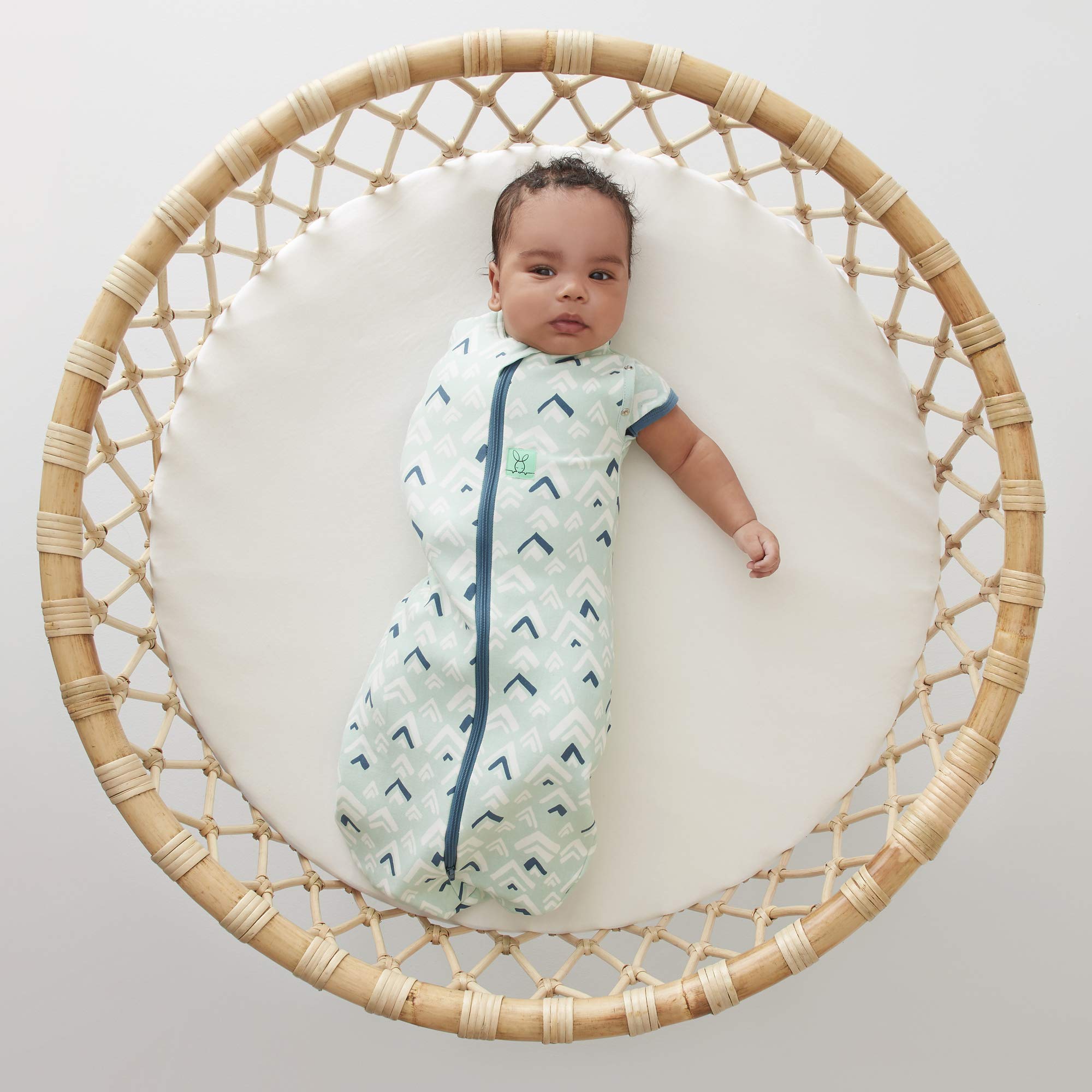 ergoPouch 1 tog Cocoon Swaddle Bag- 2 in 1 Swaddle Transitions into arms Free Wearable Blanket Sleeping Bag. 2 Way Zipper for Easy Diaper Changes (Mountains, 3-12 Months)