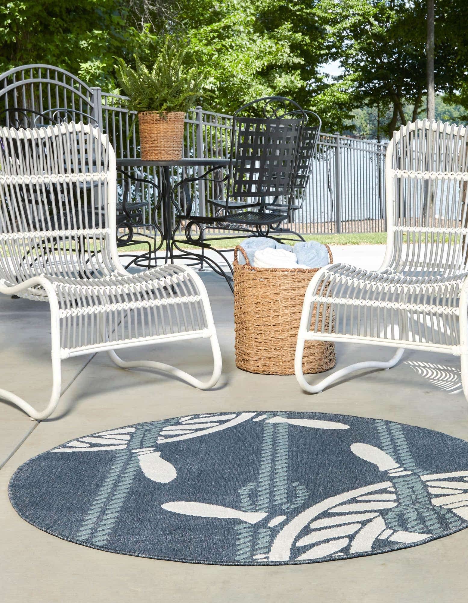 Unique Loom Outdoor Coastal Collection Area Rug - Helm (7' 1" Round, Navy Blue/ Ivory)