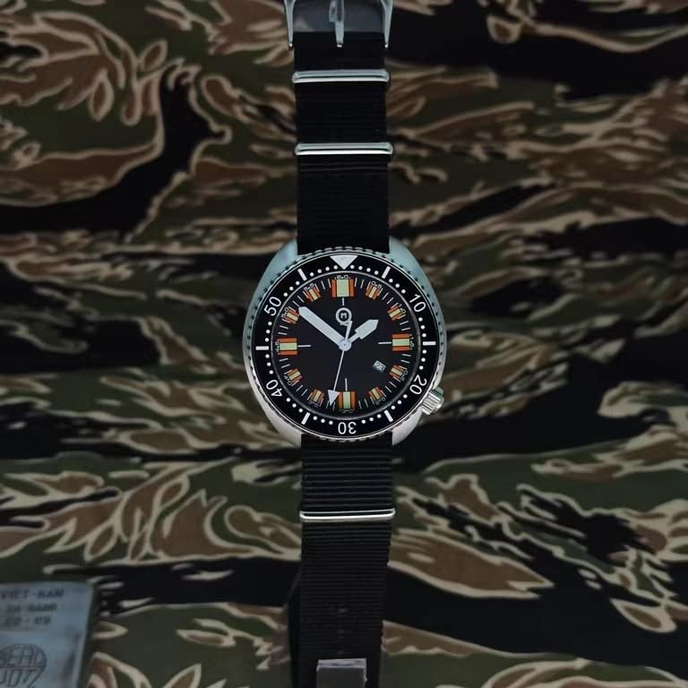 QM Diver 300M Mens WatchSwiss Swiss Movment Analog Stainless Steel Vintage Classcial Ceramic Bezel Saphire Glass 8022 (SM8022D)