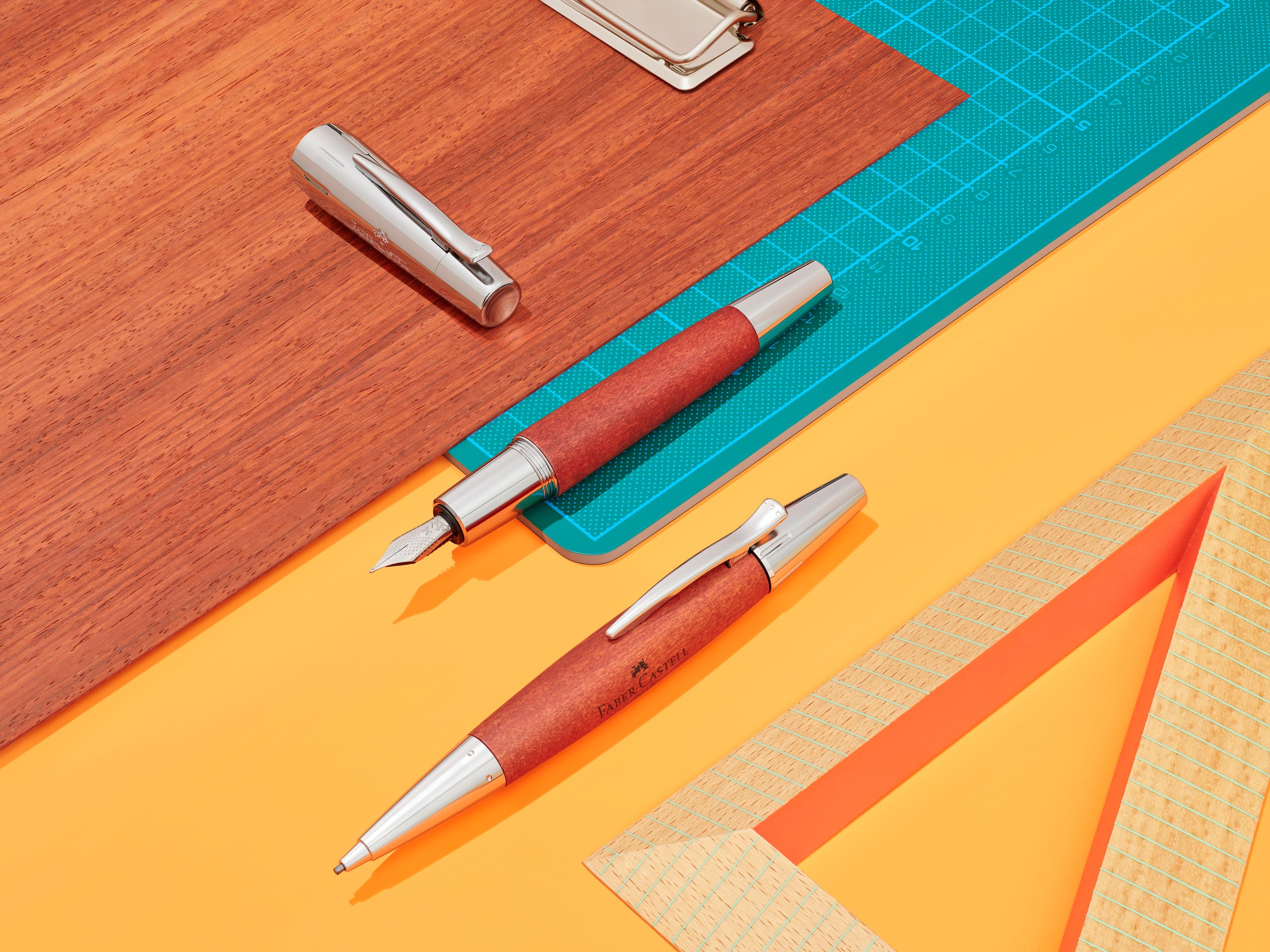 Faber Castell F148200Faber-Castell E-Motion fountain Pen Brown M, Pear wood brown.