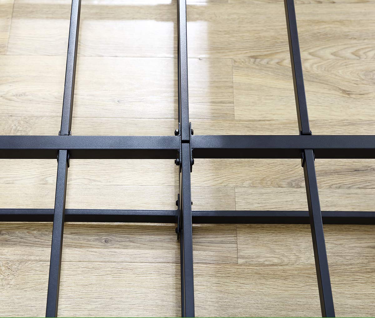 TATAGO 9 Inch Heavy Duty Box Spring Mattress Foundation 3000lbs Max Weight Capacity/No Noise/Easy Assembly,Queen