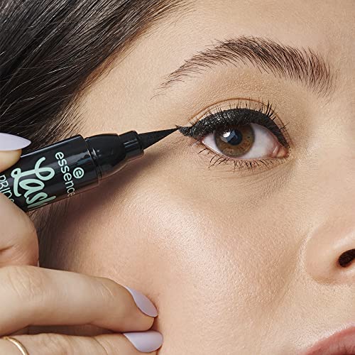 essence | Lash Princess Eyeliner Pen | Smudge Proof & Easy to Use | Vegan & Cruelty Free | Free From Parabens-Fragrance & Microplastic Particles (Black)