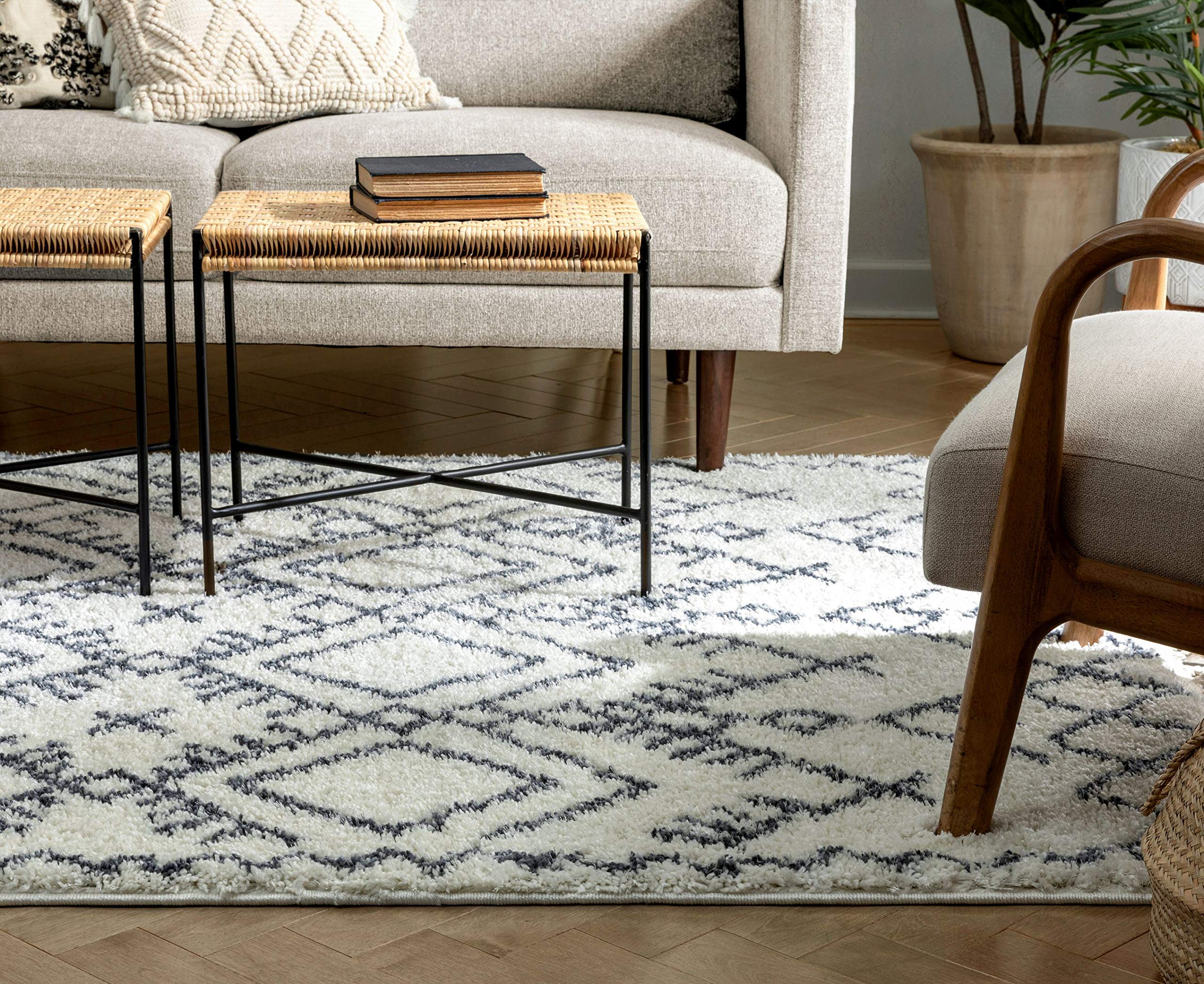 Well Woven Chessa Grey Moroccan Shag Diamond Trellis Pattern Area Rug 7'10" x 9'10"