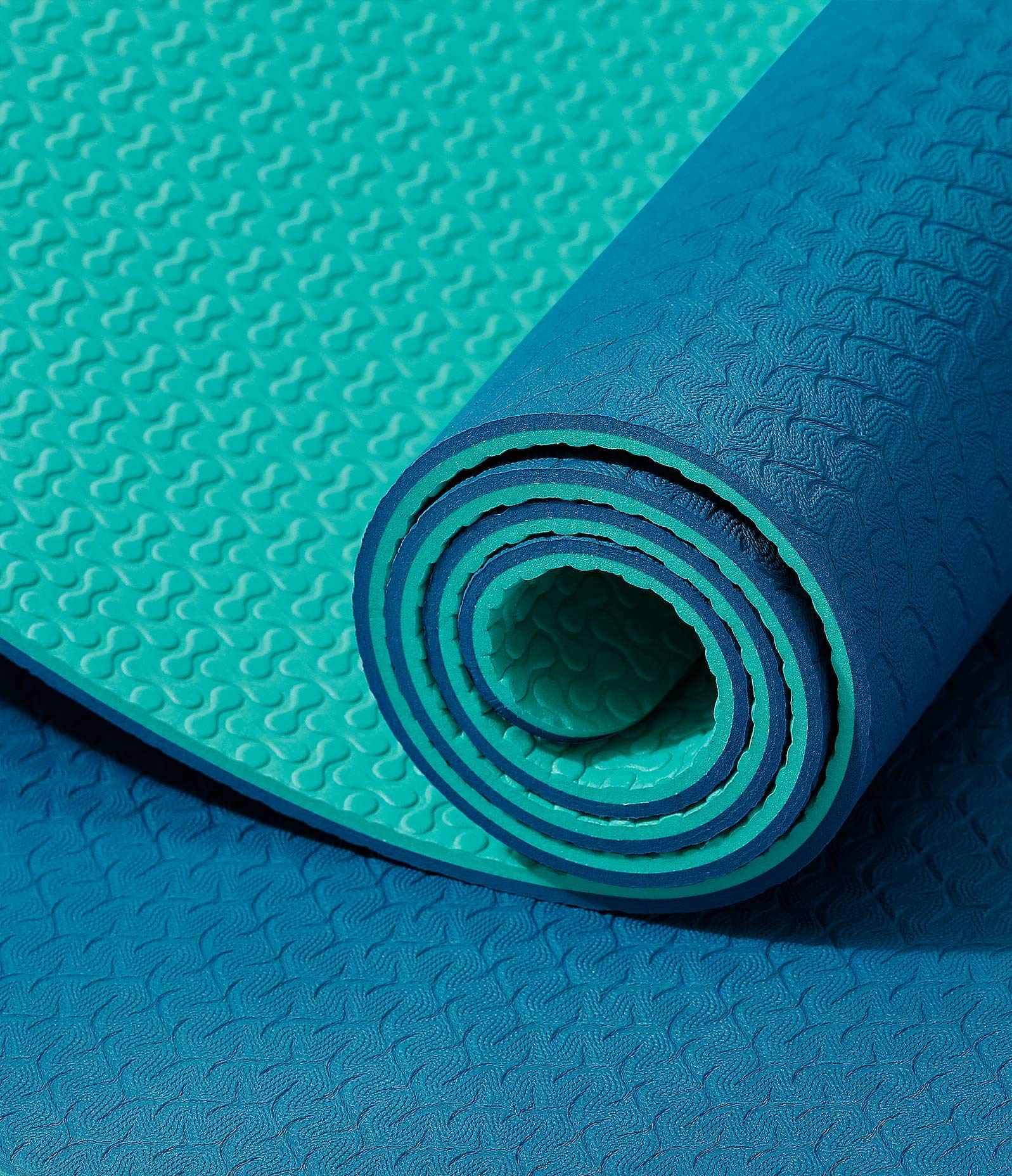 IUGA Yoga Set - Yoga Mat and 2 Yoga Blocks with Strap Included, Yoga Set for Starters and advanced yogis