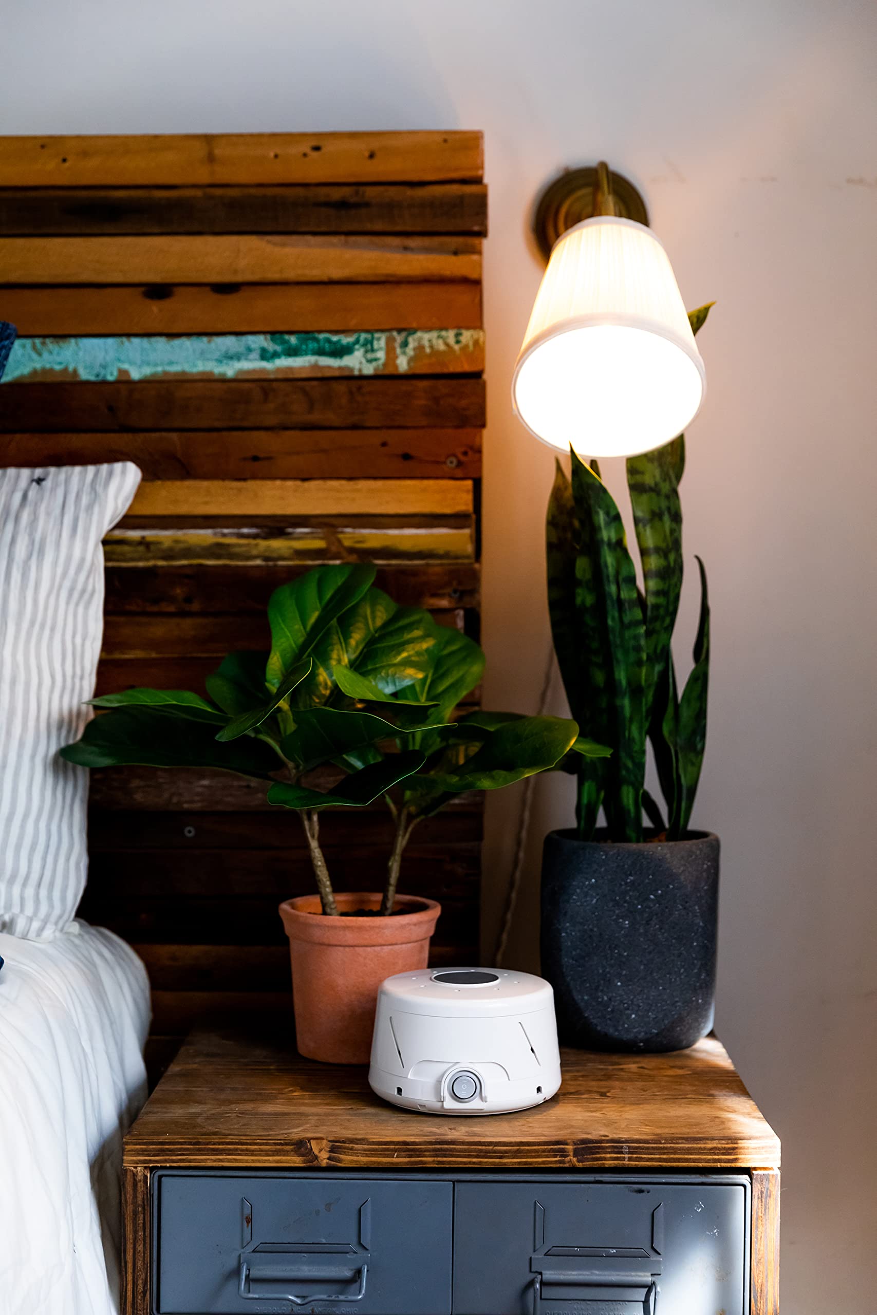 Yogasleep Dohm Classic (White) White Noise Machine + Travel Case, Sound Machine, Soothing Natural Sound from a Real Fan, Noise Cancelling, Sleep Therapy, Office Privacy, Travel