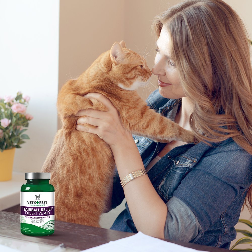 Vet's Best Cat Hairball Relief Digestive Aid, 120 Chewable Tablets, Classic Chicken Flavor