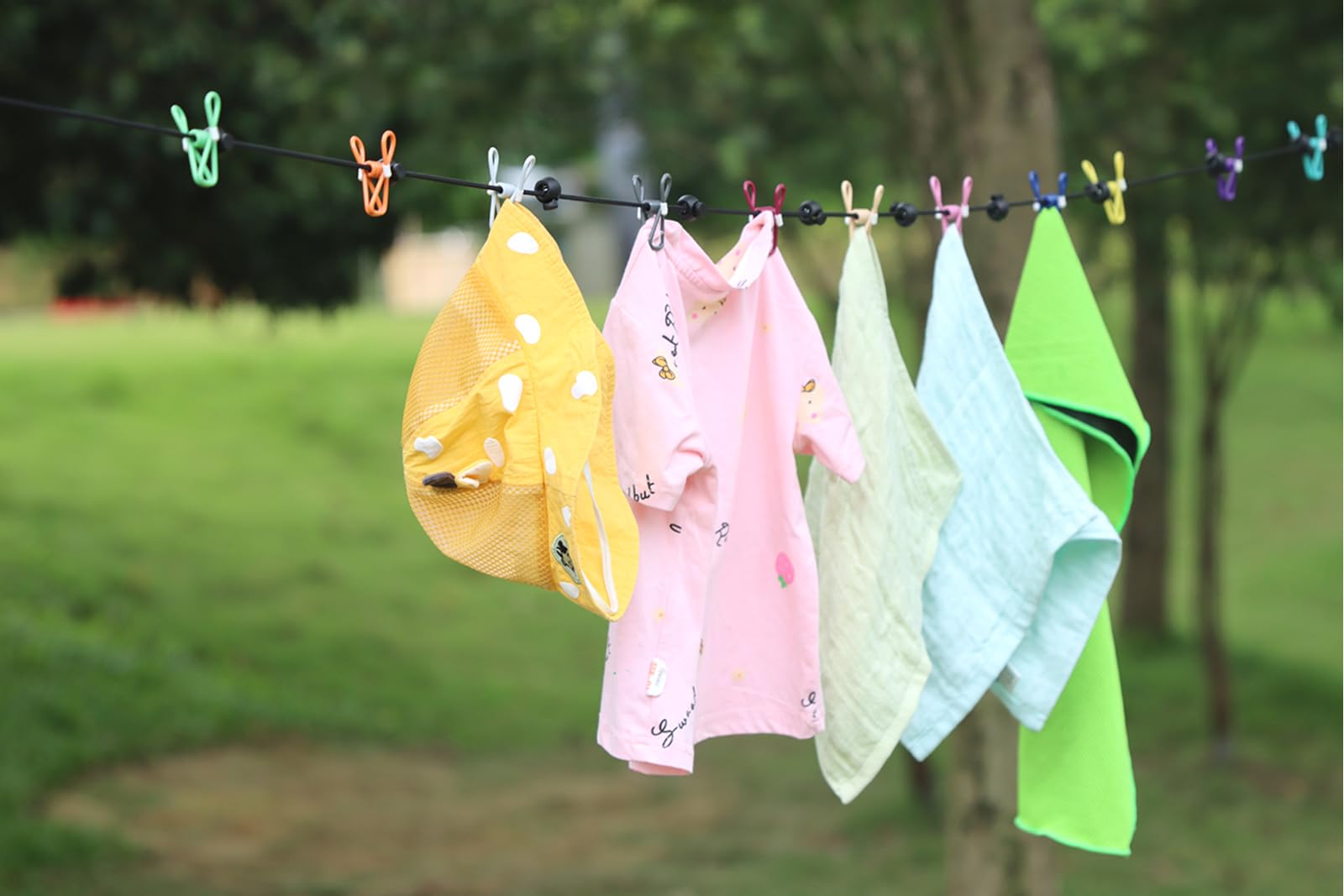 Fiezkaa Portable Retractable Clothesline for Travel, Camping, Outdoor