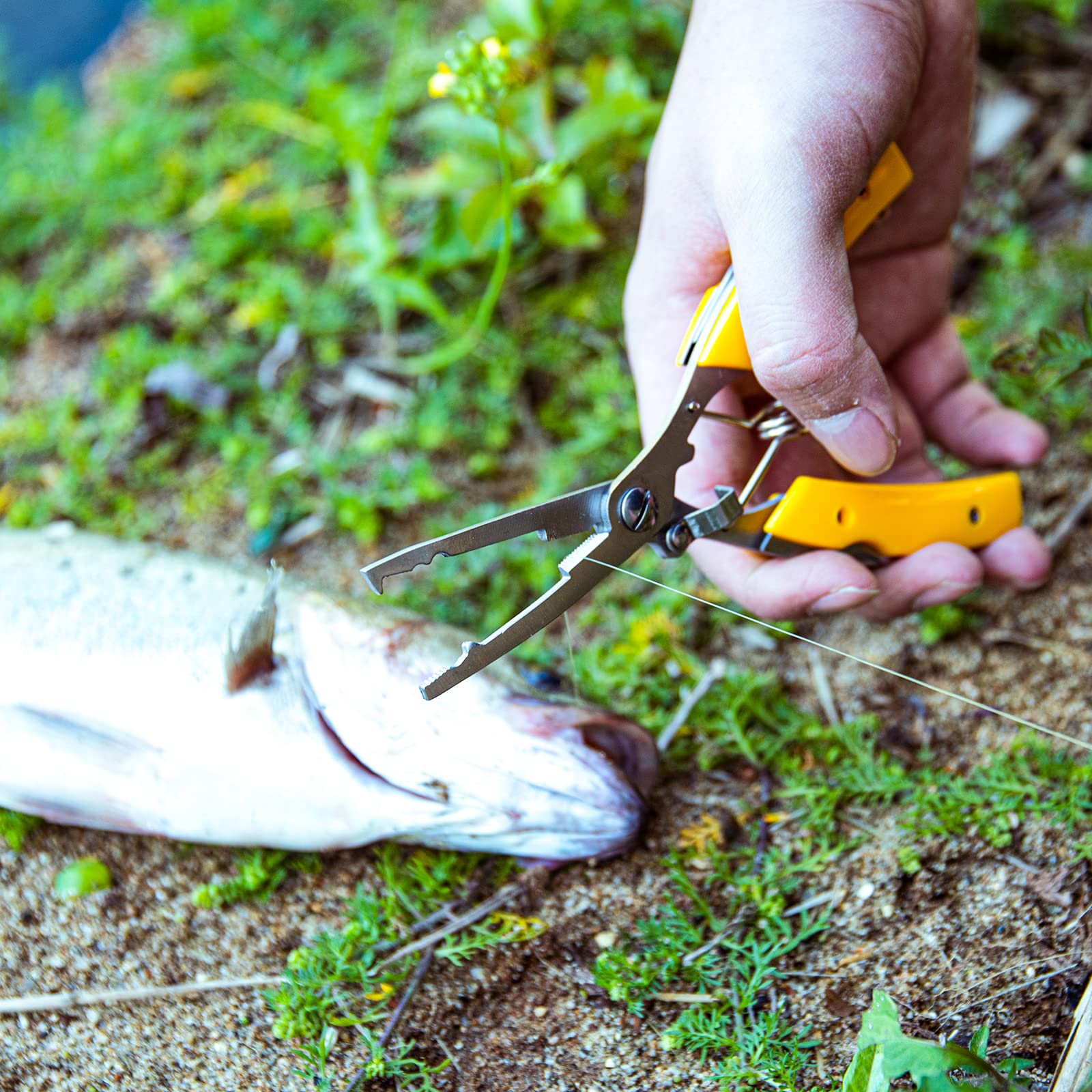Goture Fishing Muti Function Pliers with Knife and ABS Grips,Saltwater Resistant Fishing Tackle - Hook Remover,Braided Line Cutters and Split Ring