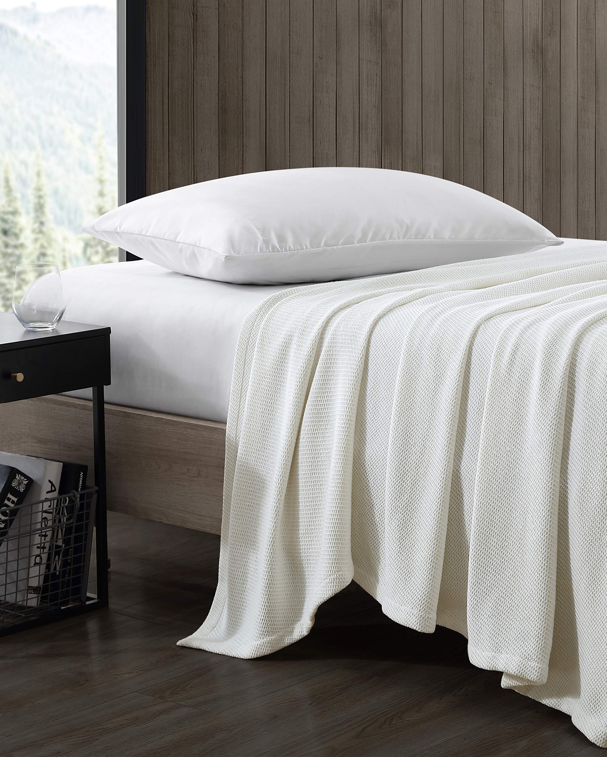 Eddie Bauer - Queen Blanket, Cozy Cotton Bedding, Home Decor for All Seasons (Windy Ridge White, Queen)