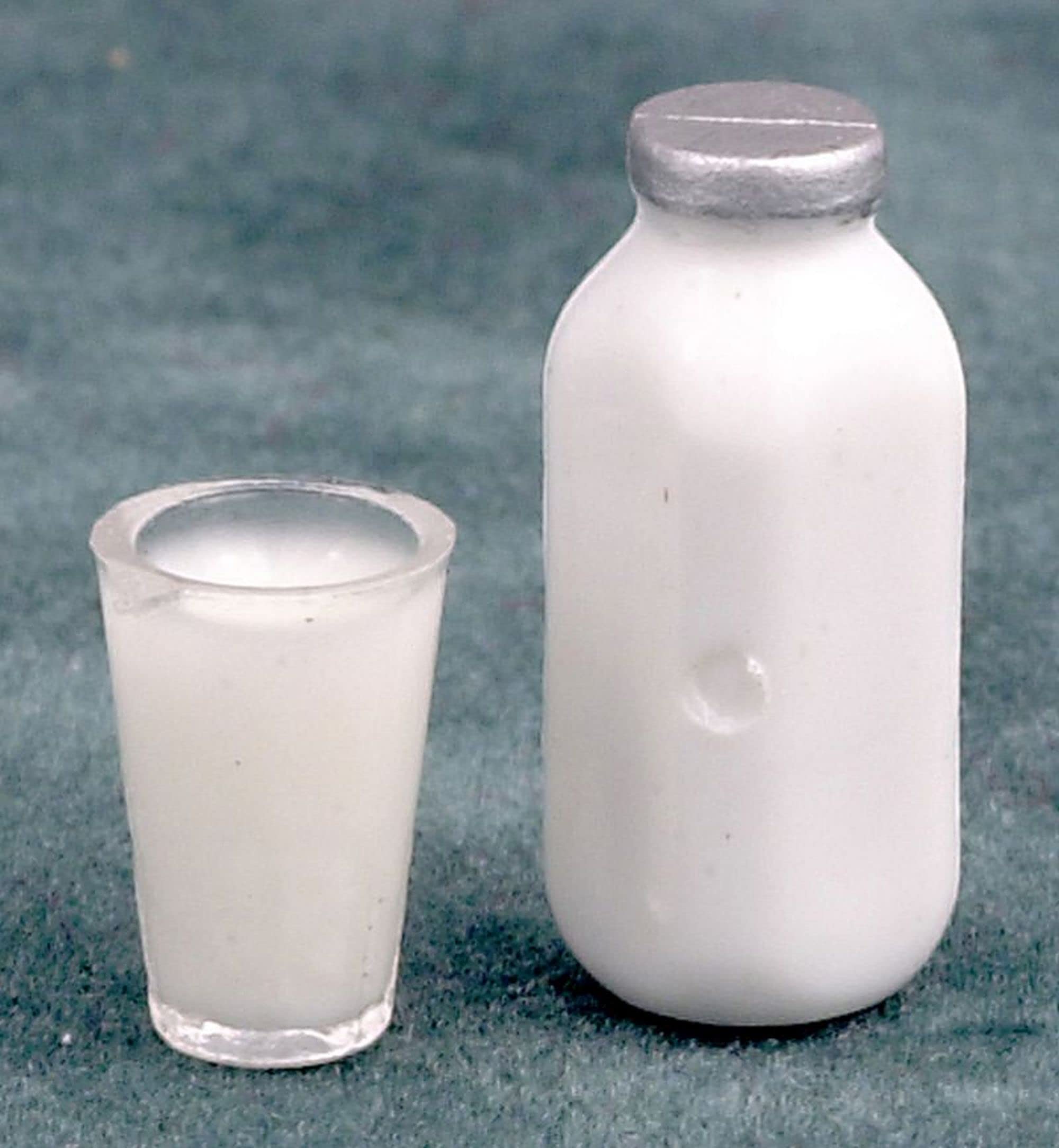 Farrow Industries Dollhouse Miniature Glass Quart of Milk with Filled Glass