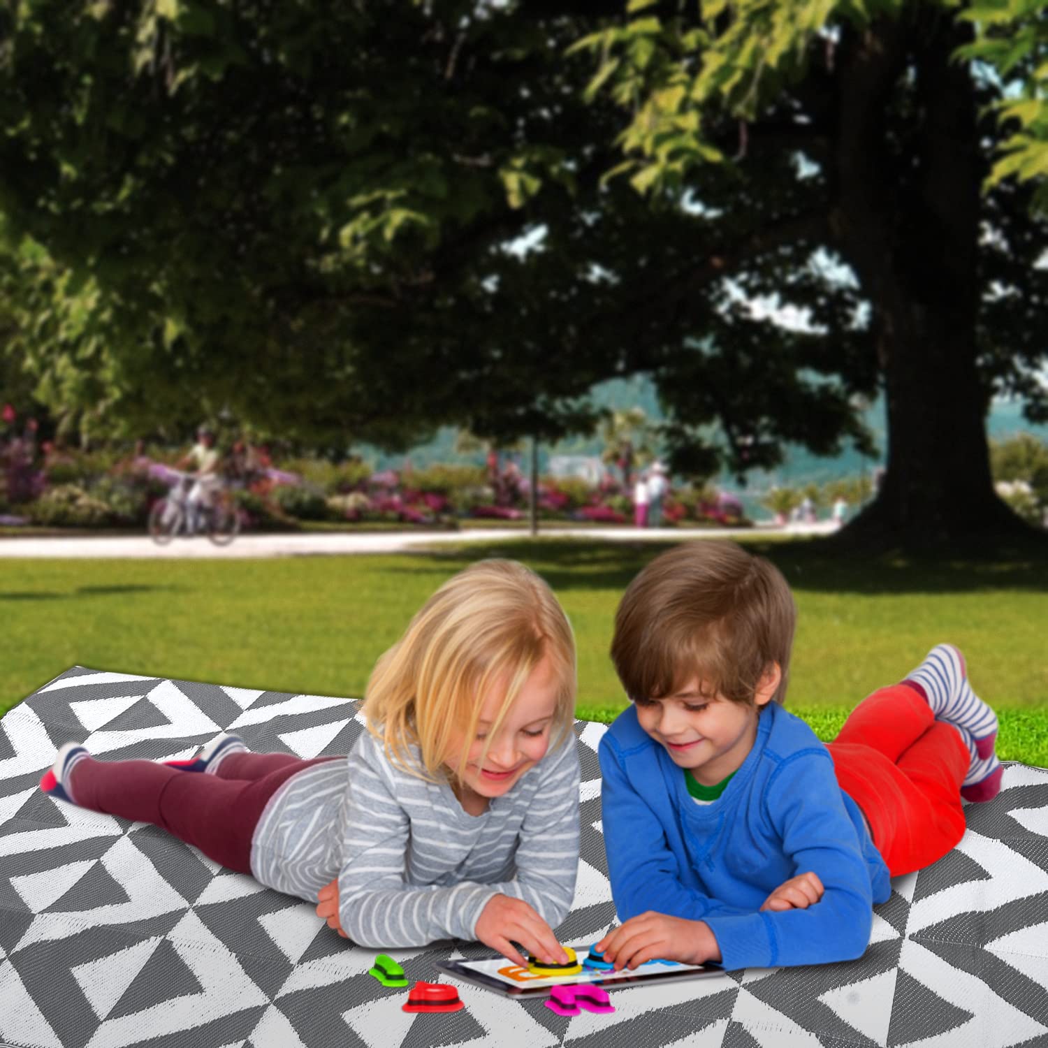 Eleet Reversible Mats, Plastic Straw Rug 3x5 ft - Modern Area Rug - Waterproof Portable Outdoor Rug RV, Patio, Backyard, Deck, Picnic, Beach, Trailer, Camping (3 x 5 ft, Olive Green)