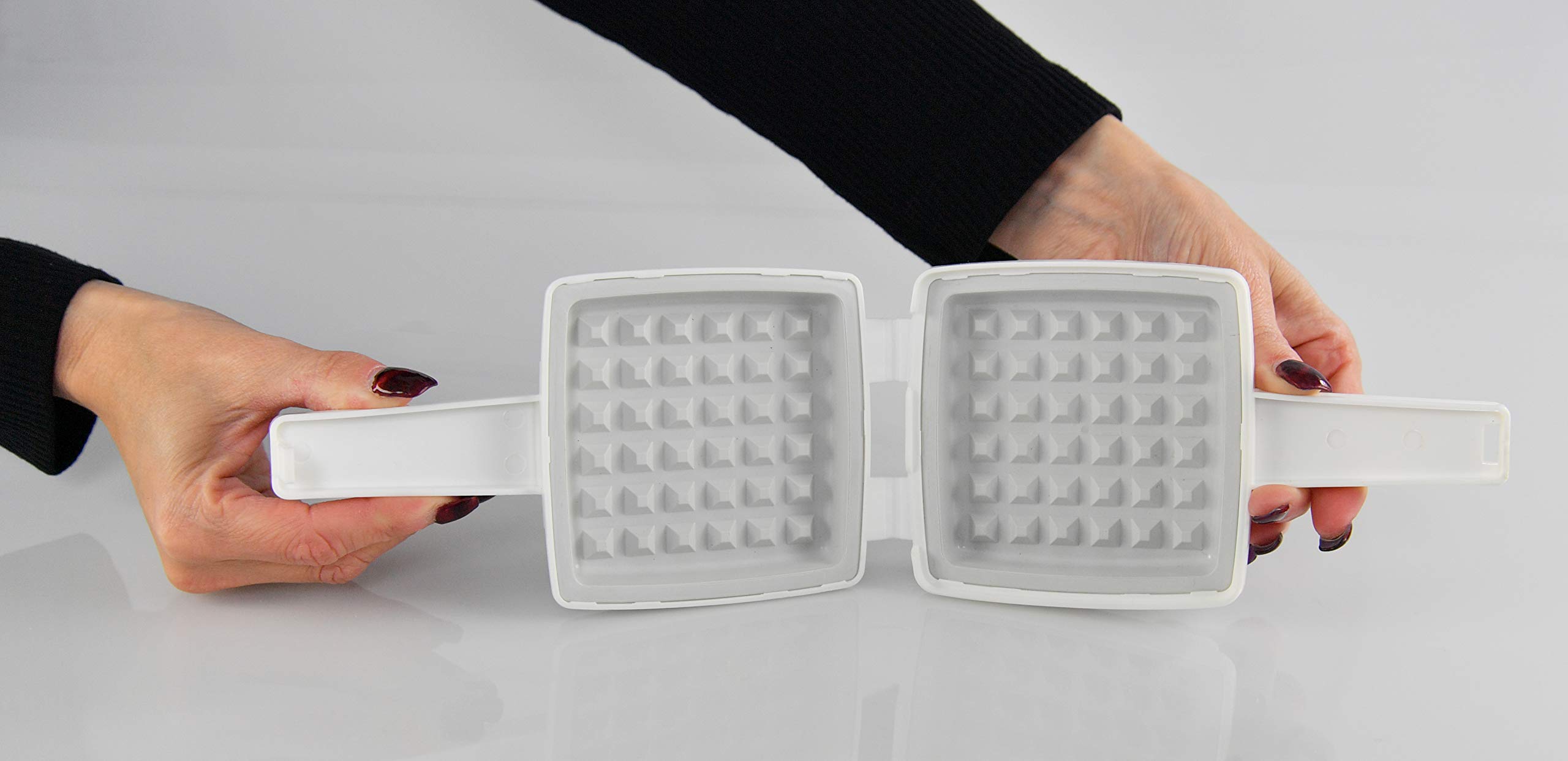 HOME-X Microwavable Classic Square Belgian Waffle Maker