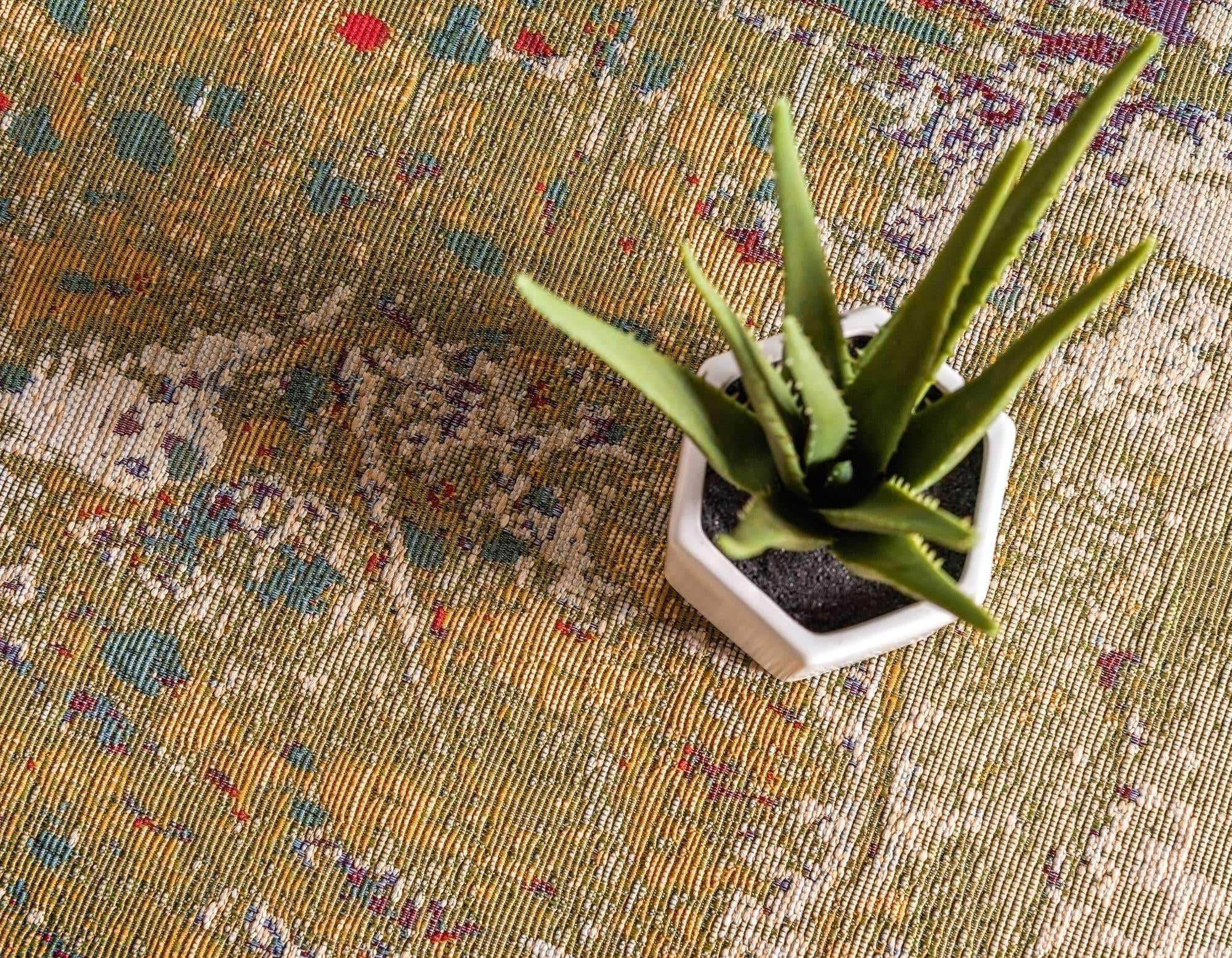 Unique Loom Outdoor Modern Collection Area Rug - Crumpled (7' 1" x 10' Rectangle, Multi/ Gold)