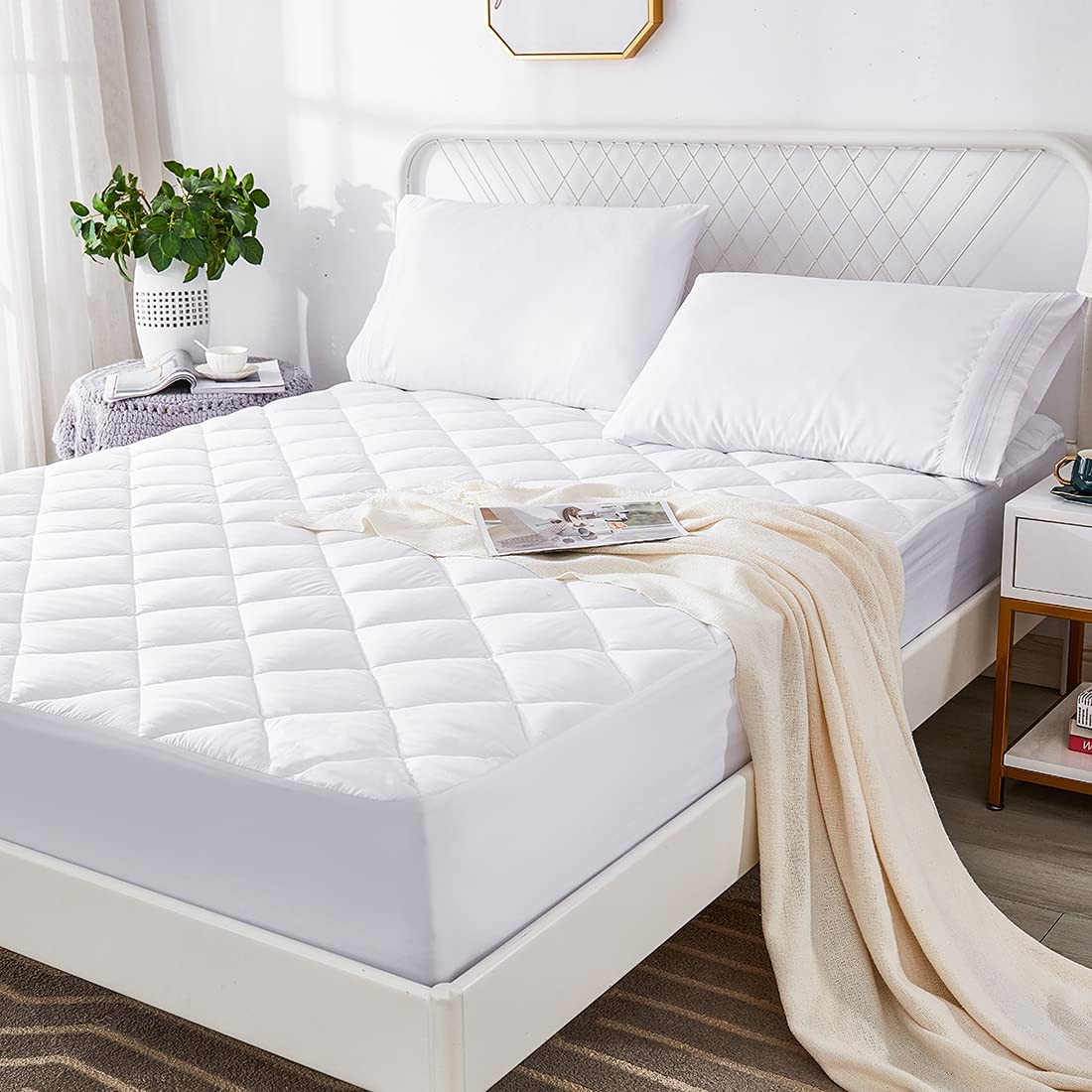 Uraclaire Mattress Pad with 8-21'' Deep Pocket,Cooling Mattress Topper Cover,Ultra Soft Quilted Fitted Breathable Fluffy Microfiber Mattress Protector(Full)