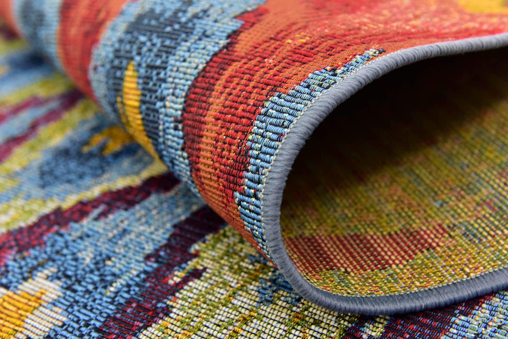 Unique Loom Outdoor Modern Collection Area Rug - Ikat (4' 1" x 6' 1" Rectangle, Multi/ Burgundy)