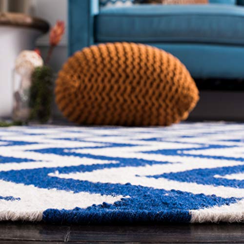SAFAVIEH Dhurries Collection 5' x 8' Dark Blue/Ivory DHU557K Handmade Flatweave Premium Wool Area Rug