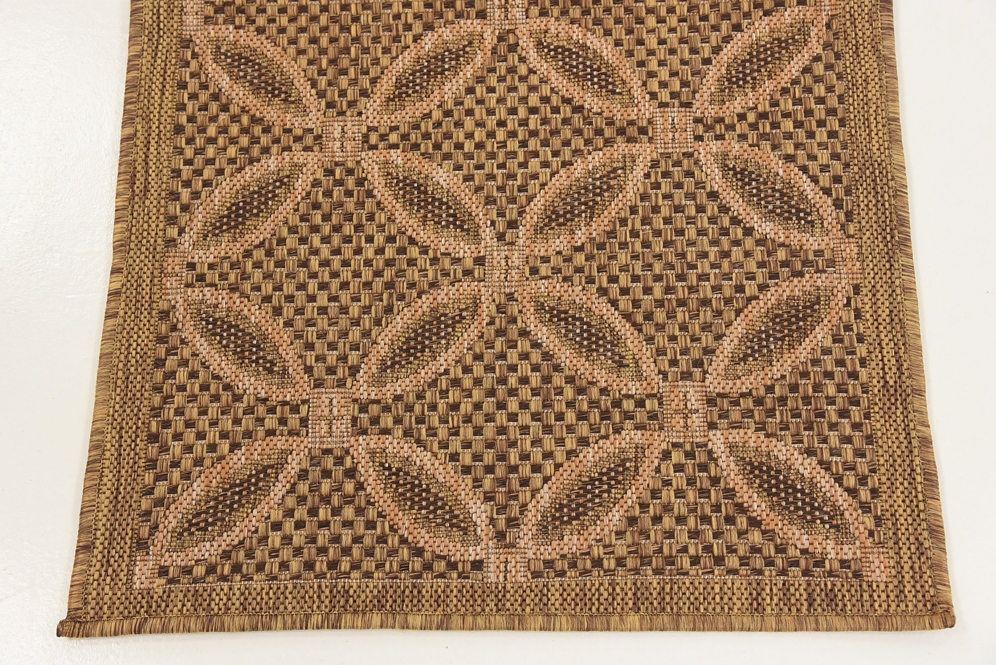 Unique Loom Outdoor Trellis Collection Area Rug - Spiral (2' 2" x 6' 1" Runner, Light Brown/ Brown)