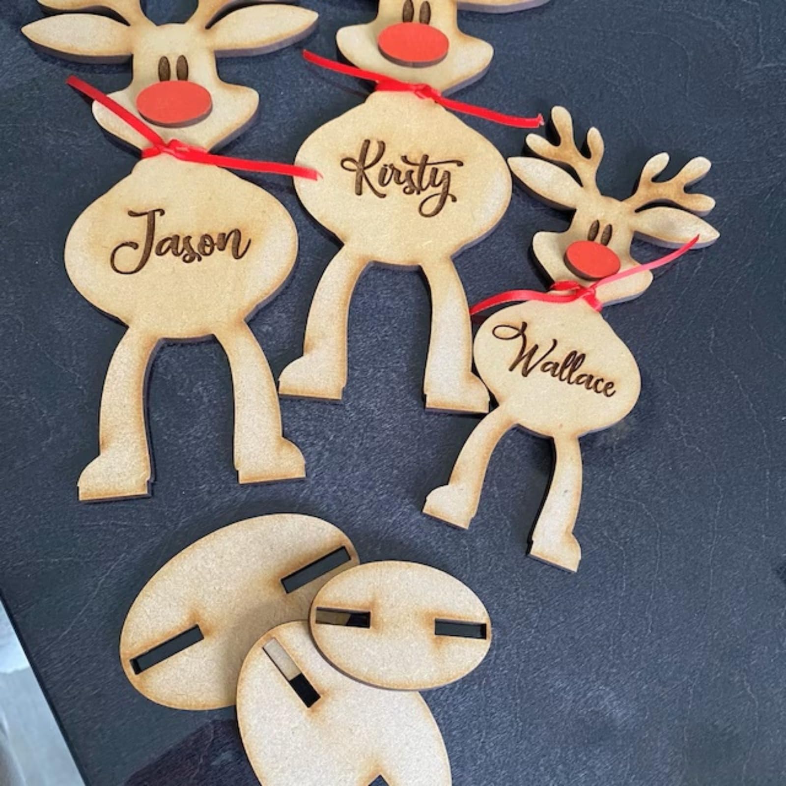 Personalized Freestanding Reindeer,Custom Name Wood Party Table Number Wooden Sign Cute Personalized Christmas Decorations Cartoon Place Card for Table Setting