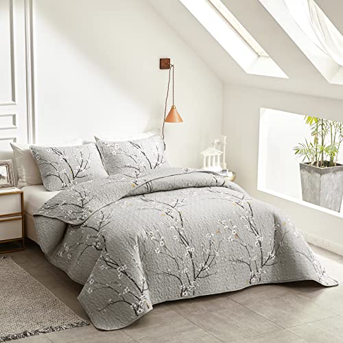 UOZZI BEDDING California King Reversible Quilt Set Oversized 102x114 Gray Branch Floral Soft Microfiber Lightweight Coverlet Bedspread Summer Comforter Set Bed Cover for All Season (1 Quilt+ 2 Shams)