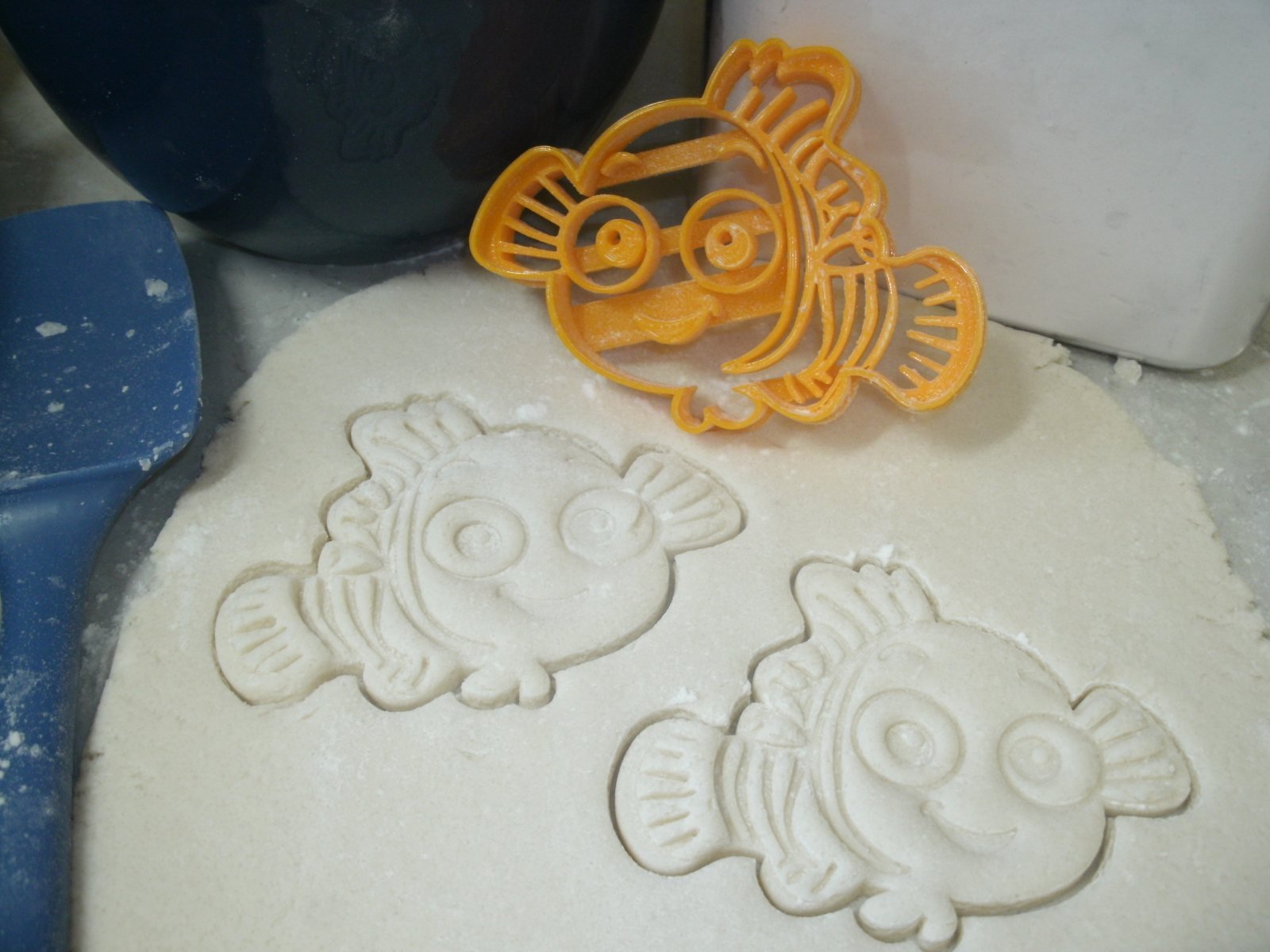 INSPIRED BY FINDING DORY NEMO FISH MOVIE CHARACTERS SET OF 2 COOKIE CUTTERS MADE IN USA PR1046