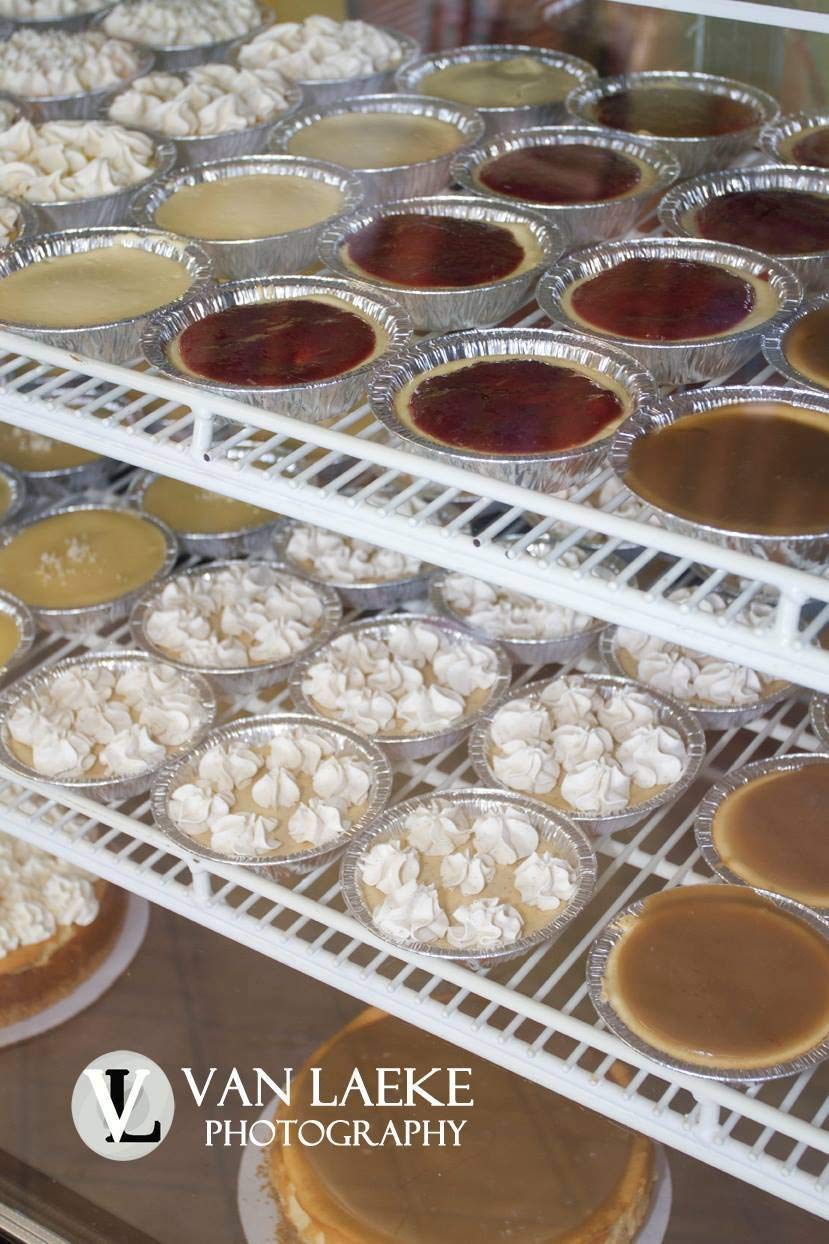 KitchenDance Disposable Aluminum Foil Tart Pan with Lid - 5" Aluminum Foil Individual Pie Pans, Baking Pan Perfect for Pies, Cobblers - 501P, (25)