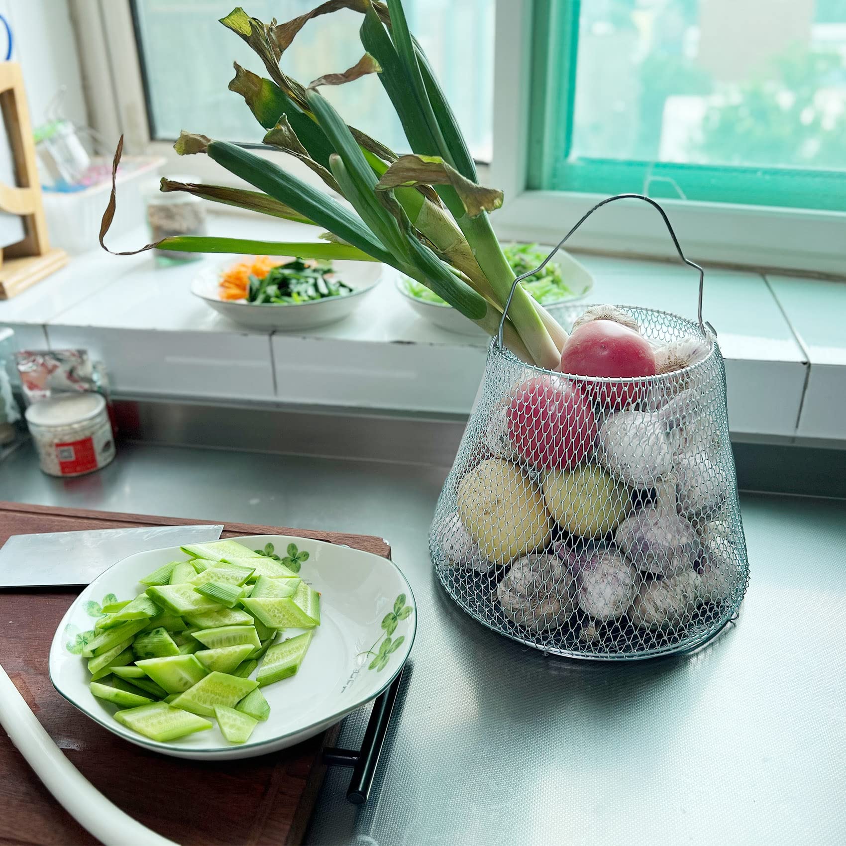 Farmhouse Egg and Fruit Gathering Basket - Collapsible and Portable Wire Basket for Multi-Use Storage (Silver L)