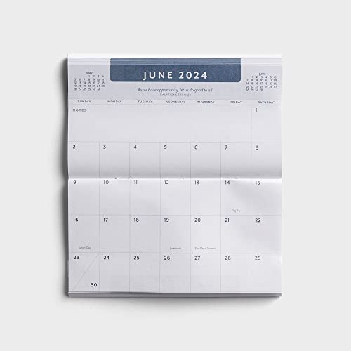 Whiskers & Paws 2023 – 2024 28 Month Planner: 2 Year Calendar Planner