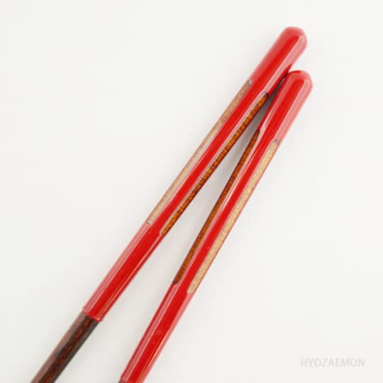 Japanese Natural Lacquered Wooden Chopsticks - Set of 2 Pairs - with Gift Box (Black 9.25 in and Red 8.46 in) - Handmade - Dishwasher-Safe