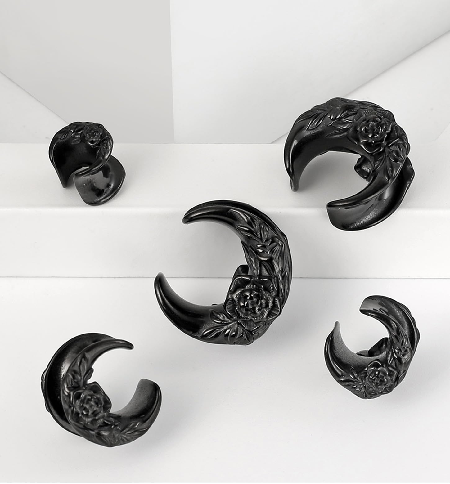 Earblity 2PCS Crescent Moon Saddle Plugs 316 Stainless Steel Ear Gauges Hypoallergenic ear gauges expander Piercing Body Jewelry (8MM, gold)