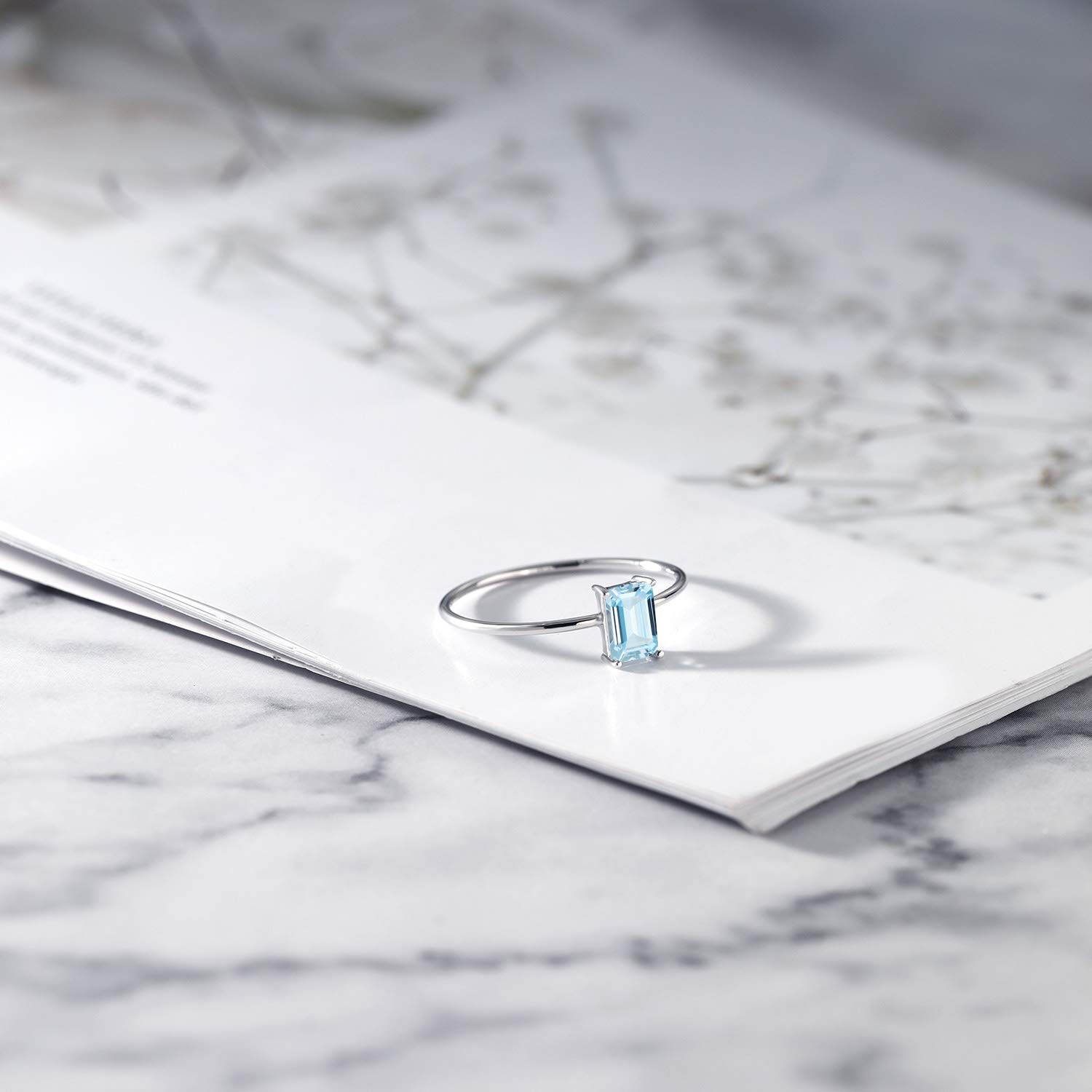 Gem Stone King 10K White Gold Emerald Cut Sky Blue Aquamarine Solitaire Engagement Ring For Women (0.50 Cttw, Gemstone Birthstone, Available In Size 5, 6, 7, 8, 9)