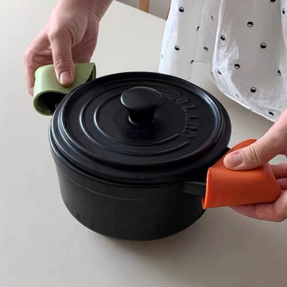 Hemoton 1 Pair Silicone Handle Holder Triangle Assist Hot Handle Holder Non Slip Pan Pot Holders Cover Heat Resistant Pot Sleeve Grip Cookware Handle for Frying Cast Iron Skillet Metal Pan Orange