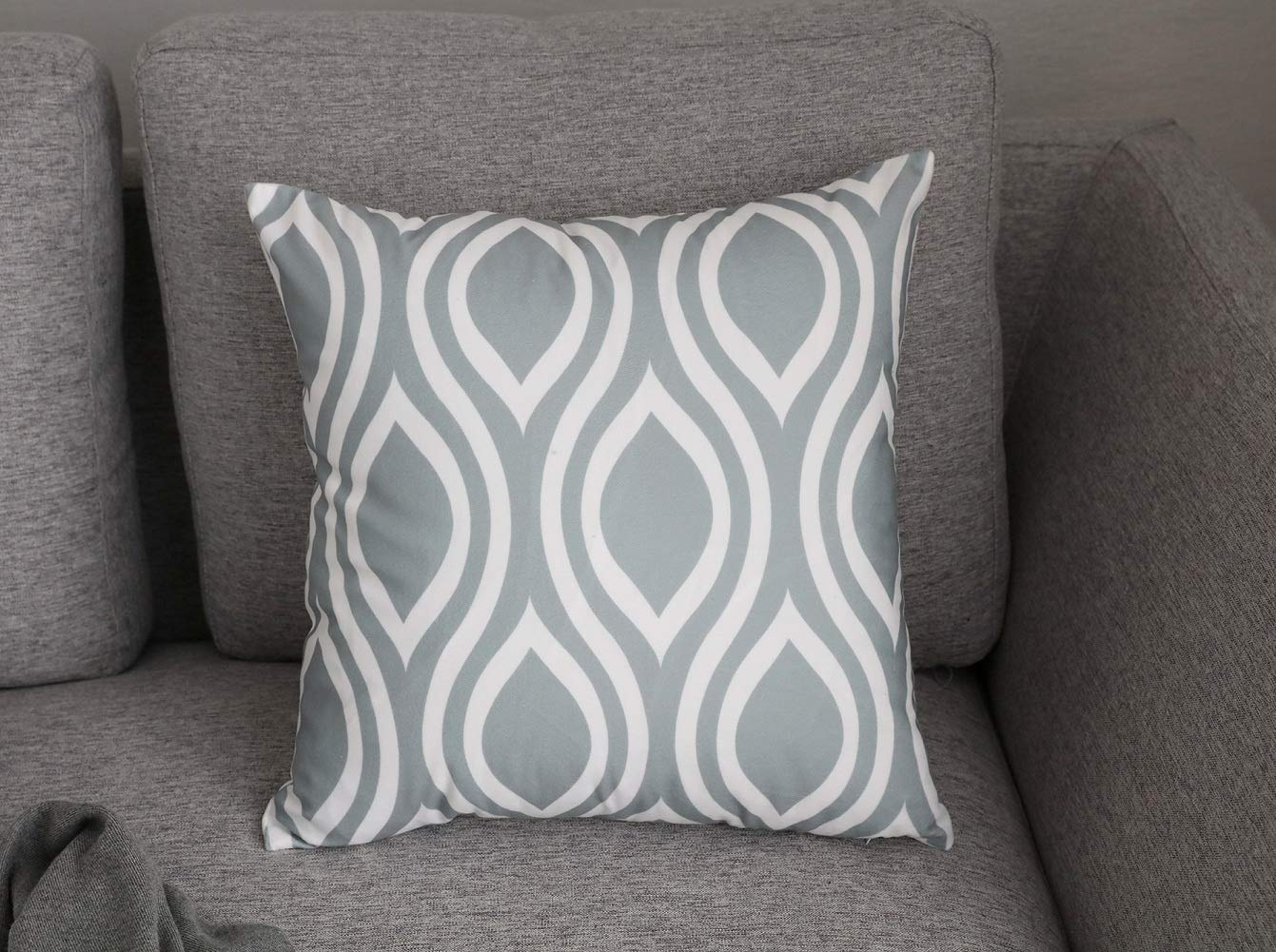 FanHomcy Accent Decorative Throw Pillow Cases Soft Microfiber Outdoor Throw Pillow Covers 18 x 18 for Couch Bedroom, Set of 4, Grey Quatrefoil Arrow Ogee Chevron Patterns