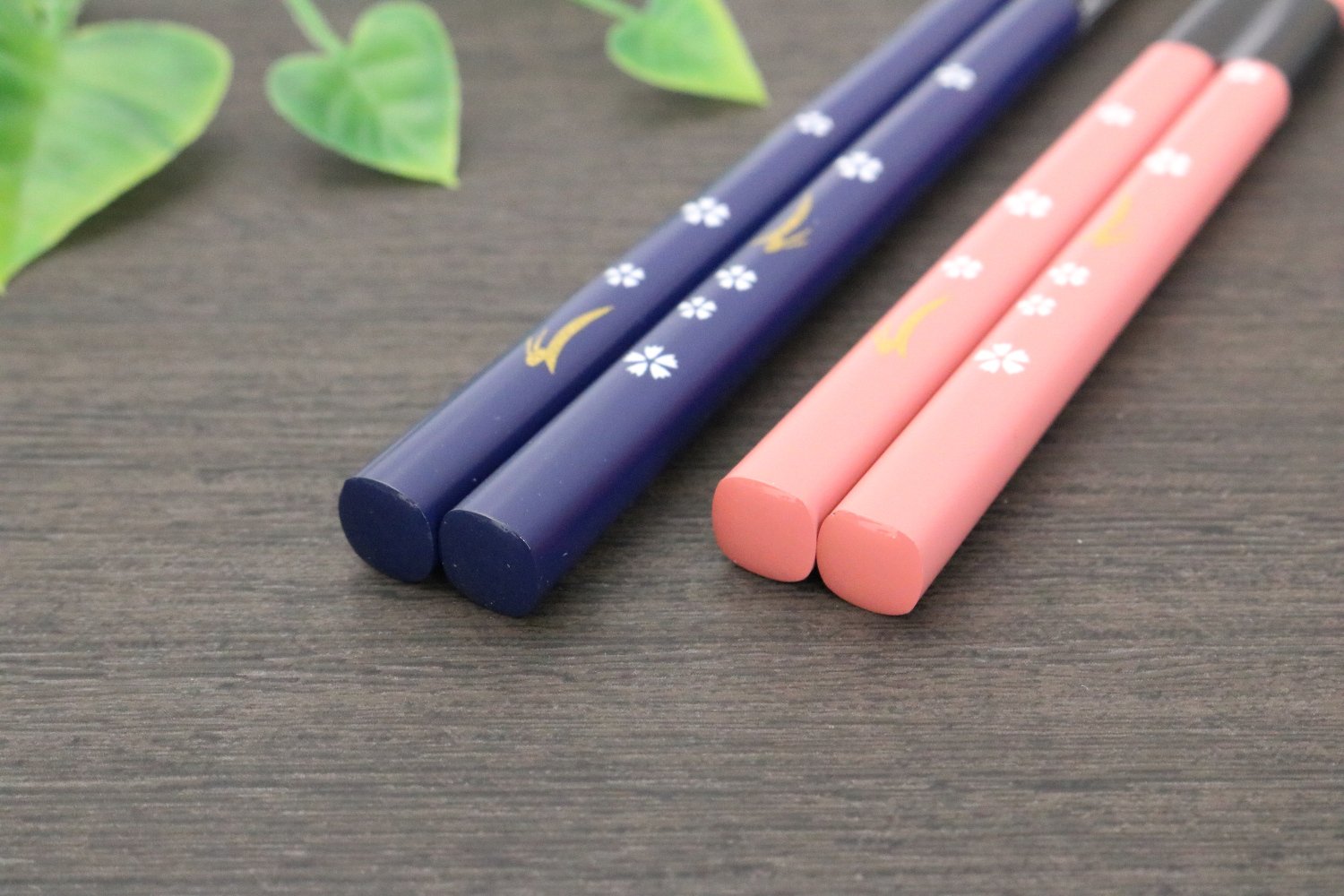 Ishida Chopsticks, Made in Japan, Black/Pink, Product Size: Chopsticks: 9.1 inches (23 cm), 8.3 inches (21 cm), Chopsticks Rest: 1.8 x 1.0 x 0.2 inches (4.5 x 2.5 x 0.7 cm)