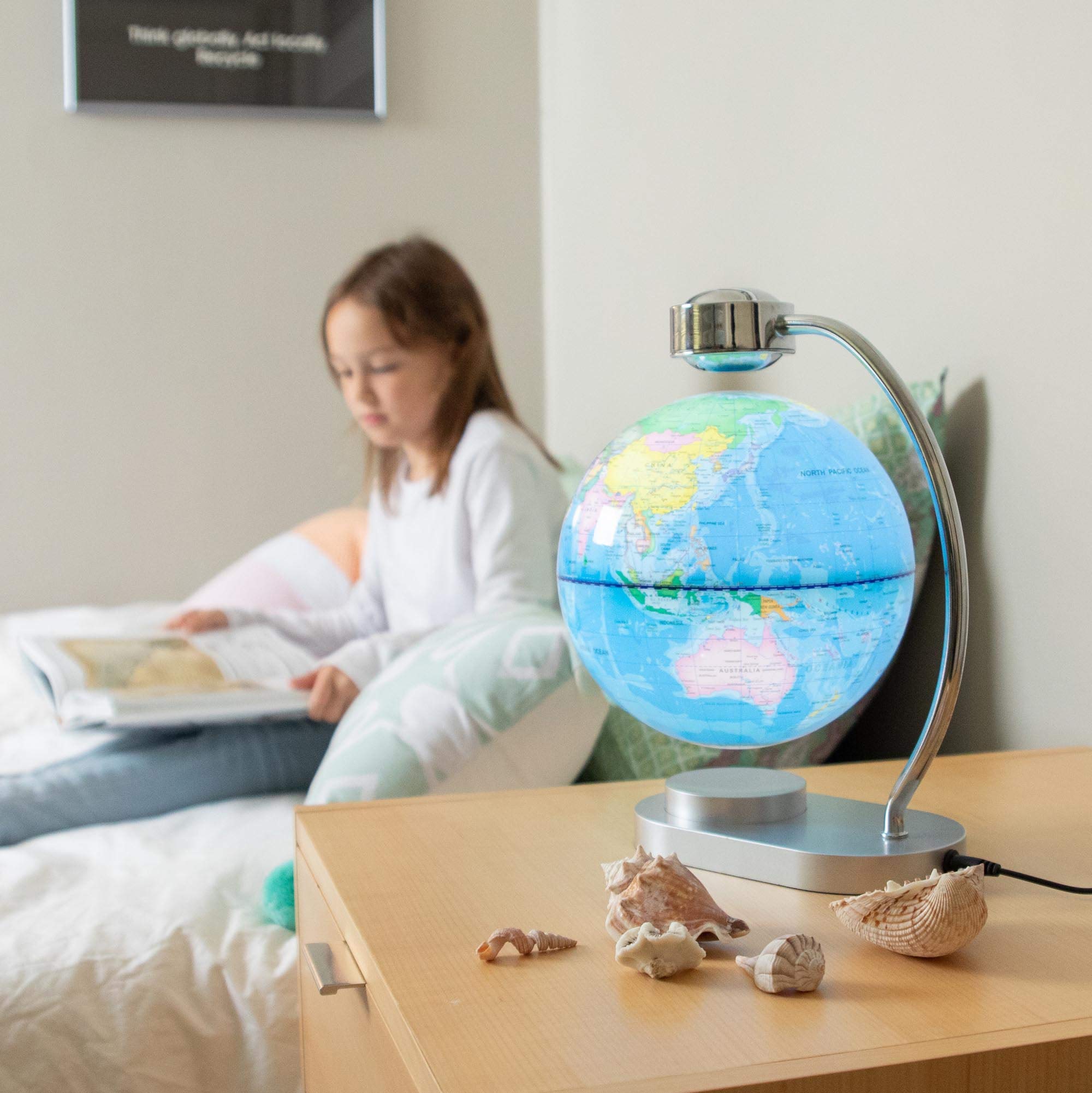 Fat Brain Toys Levitating Magnetic Globe - Levitating Illuminated Globe History & Geography for Ages 8 to 12
