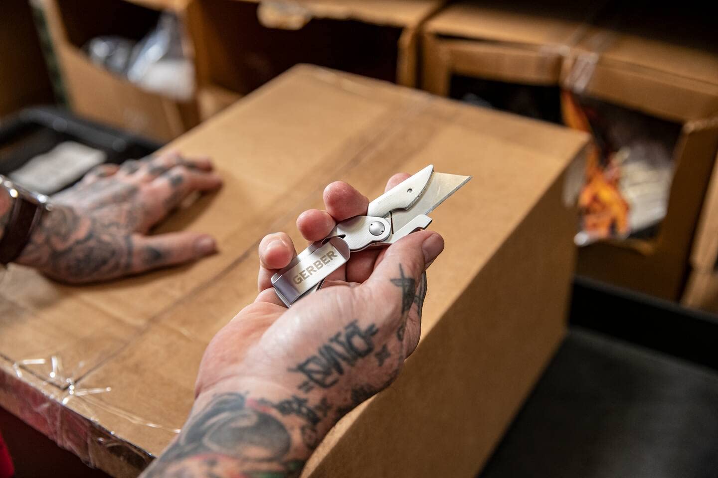 Gerber Gear Prybrid Utility Knife with Pry Bar - Multi-Tool Pocket Razor Knife with Retractable Knife Blade & EAB Lite Pocket Knife with Money Clip - 1.5" Blade Length Folding EDC Knife