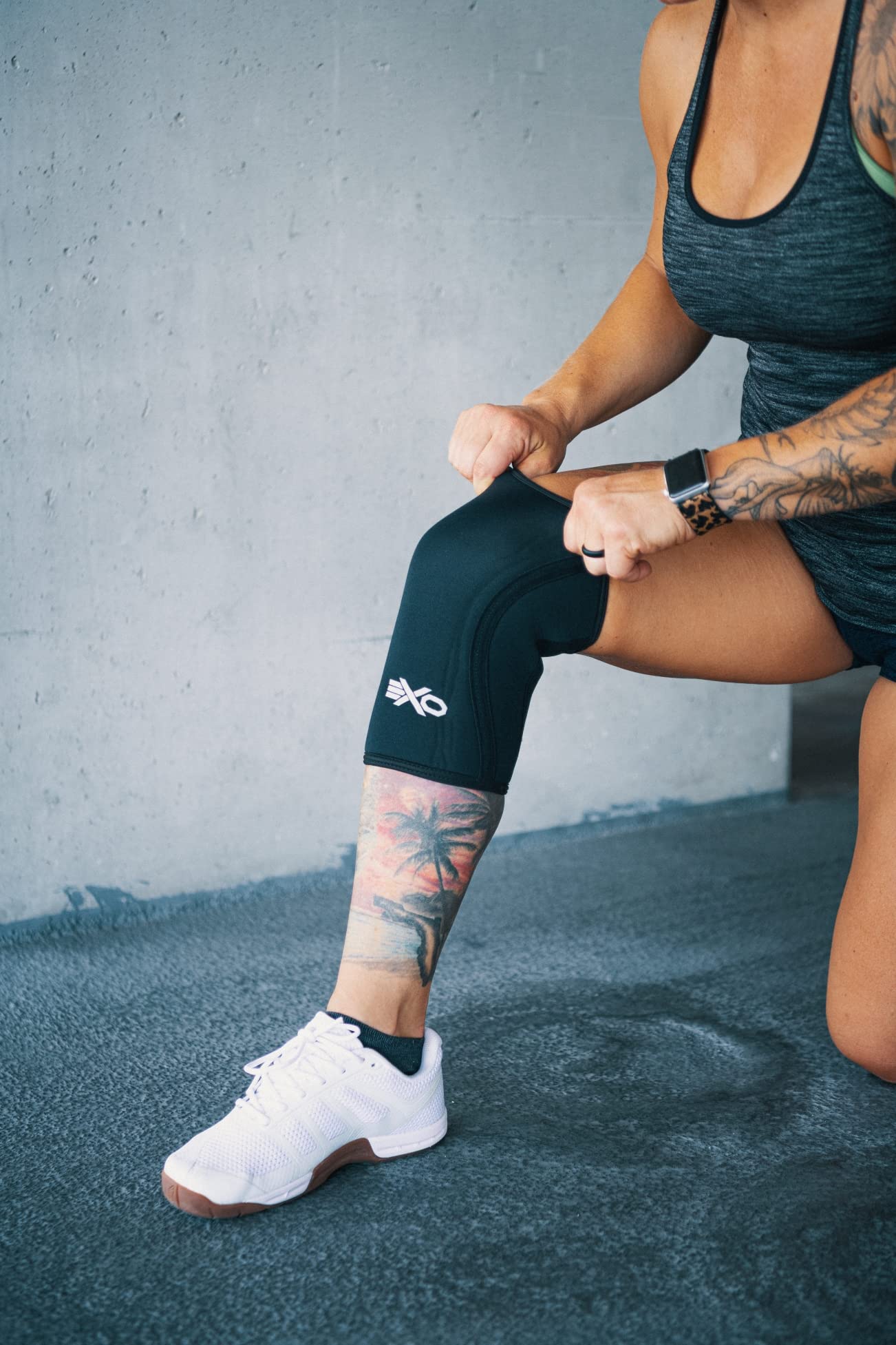 EXO Knee Compression Sleeves, Neoprene Sleeves for Women and Men, High-Performance Knee Compression Support for Squats, Weight Lifting, Powerlifting, Workout - Suitable for Joints, & Arthritis Pain
