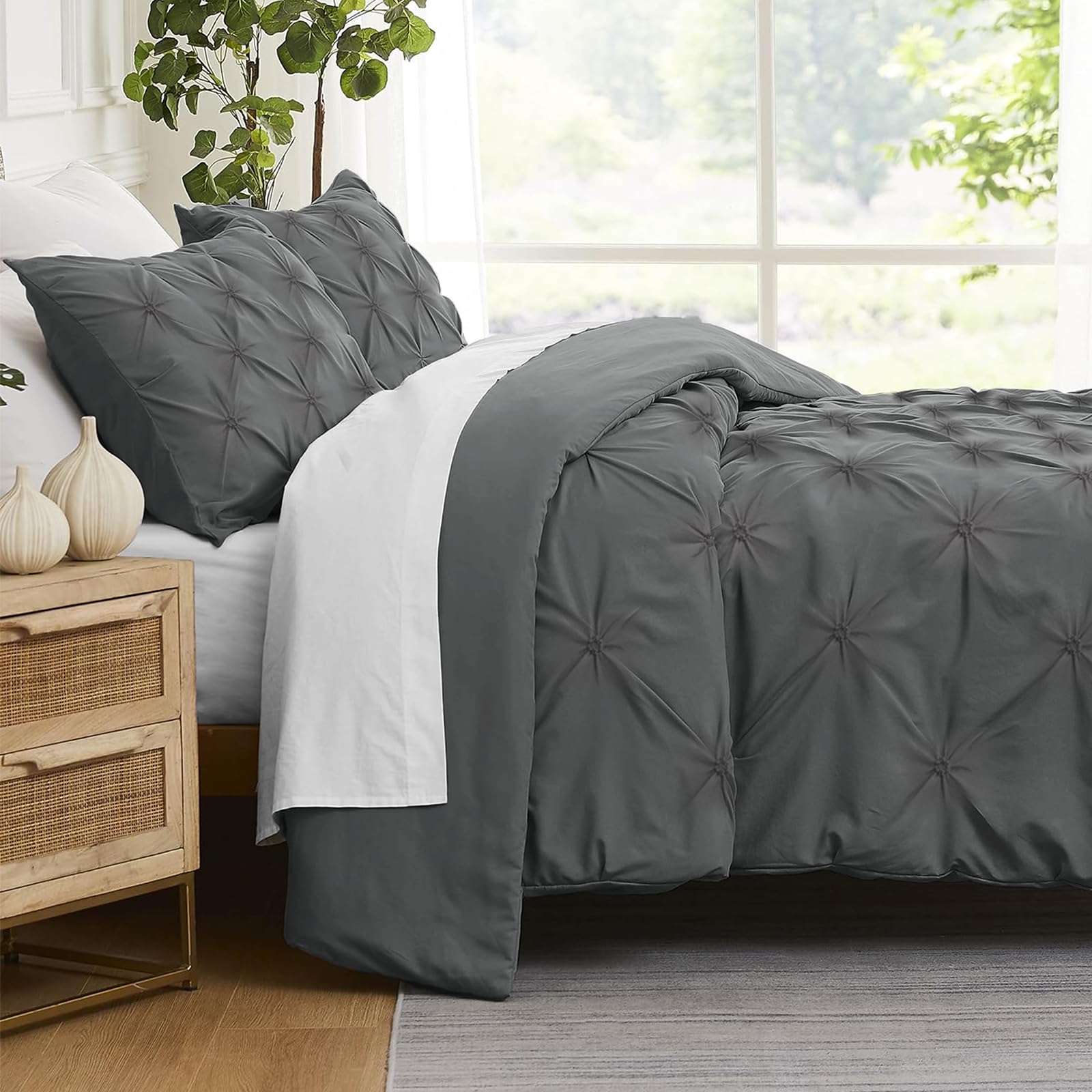 MKNAZ Bedding Duvet Cover King Size Set, 3 Pieces Set Solid Color Bedding Comforter Cover King Size Set 1 Comforter Cover and 2 Pillowcases with Zipper Cover (Silver Gray,King 104" X 90")