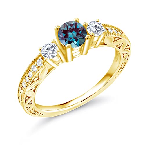 Gem Stone King 18K Yellow Gold Plated Silver Round Purplish Created Alexandrite and White Moissanite 3-Stone Ring For Women (0.91 Cttw, Available In Size 5, 6, 7, 8, 9)