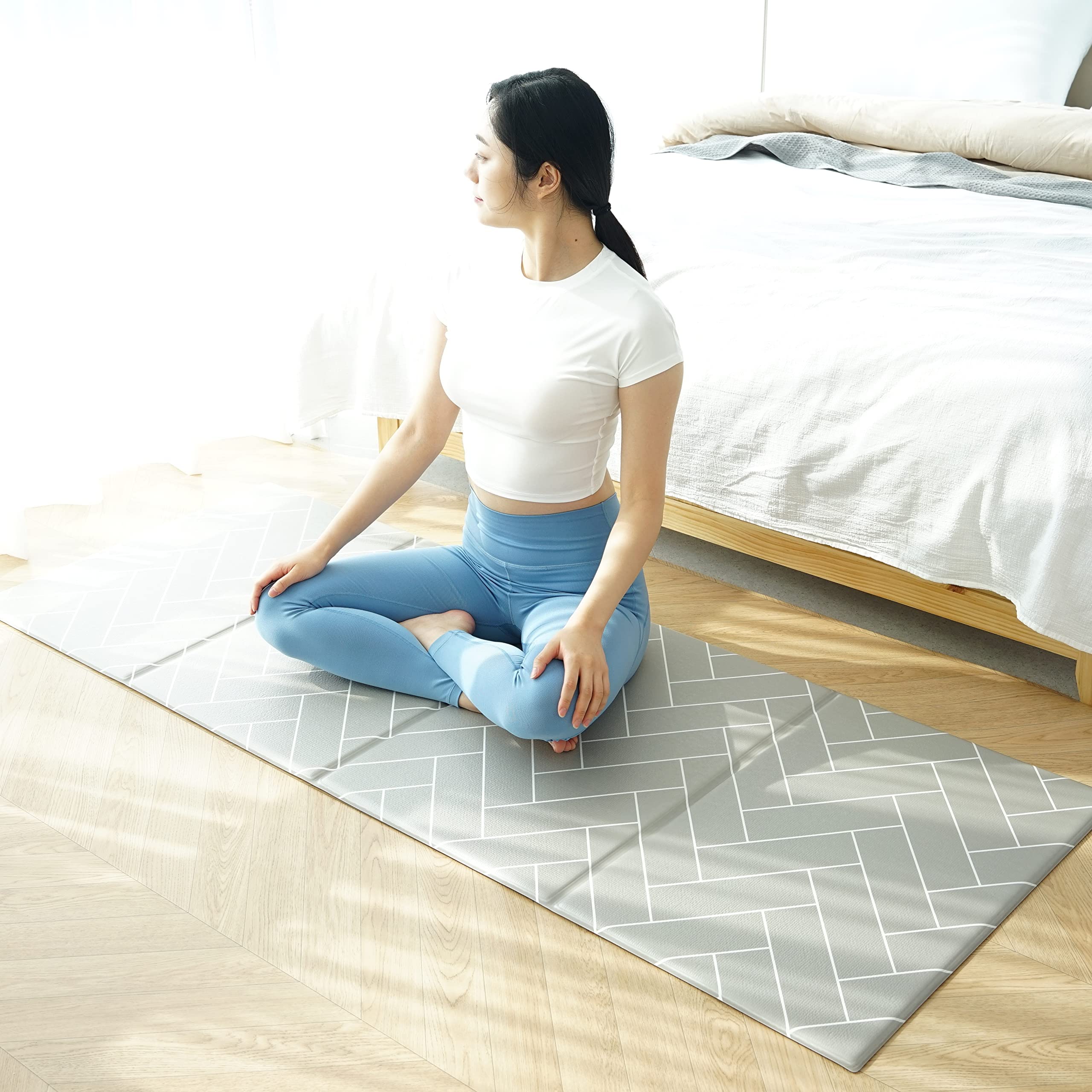 Foldable 70cm x 180cm x 6mm Reversible Yoga Mat Folding Floor Fitness Exercise Pilates Workout Anti-Slip