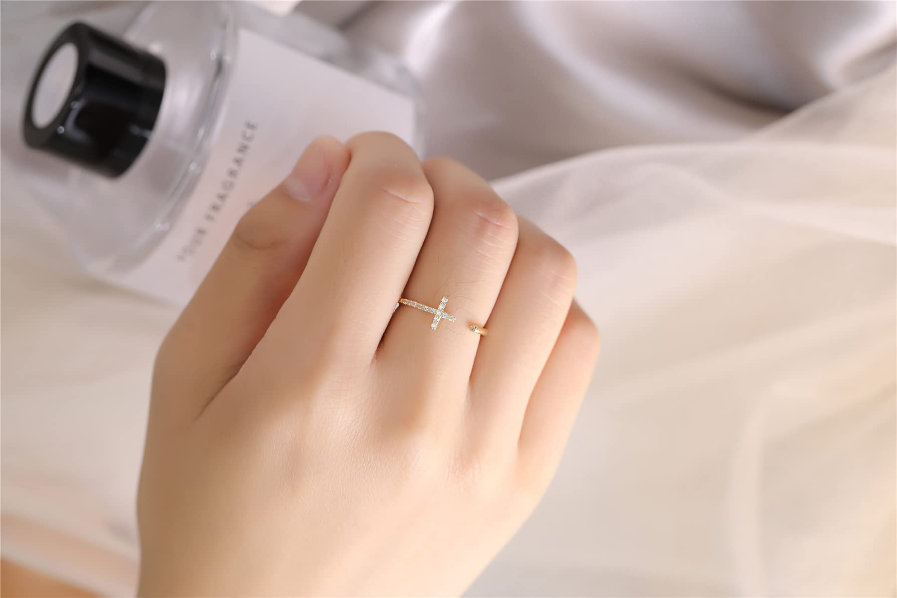 Fomissky Minimalist Stackable Cross Rings for Women, Adjustable Knuckle Rings Pinky Ring Midi Rings Religious Christian Jewelry